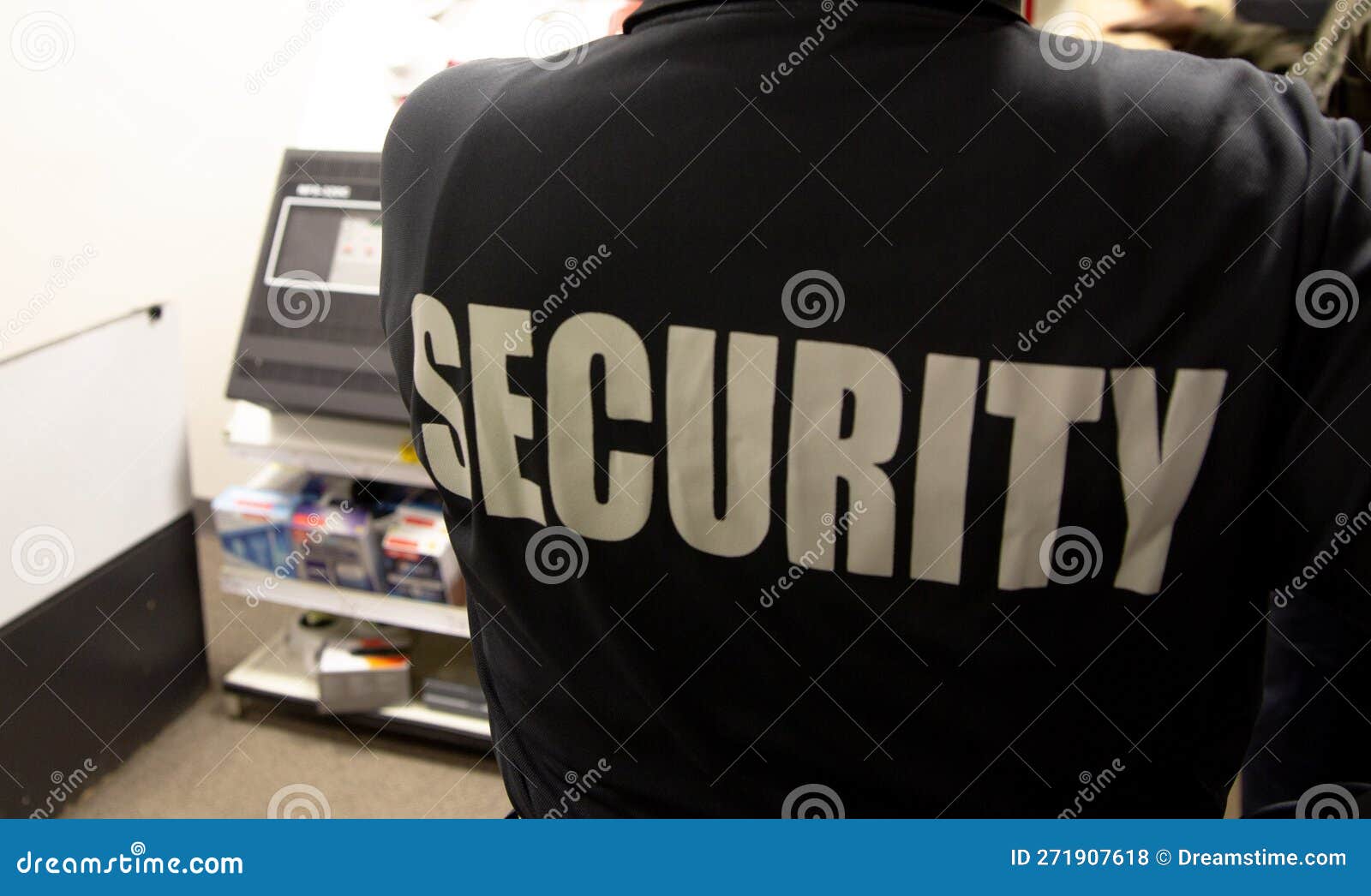 Security Guards are Learning How To Use Fire Alarm Panel and How To Do ...