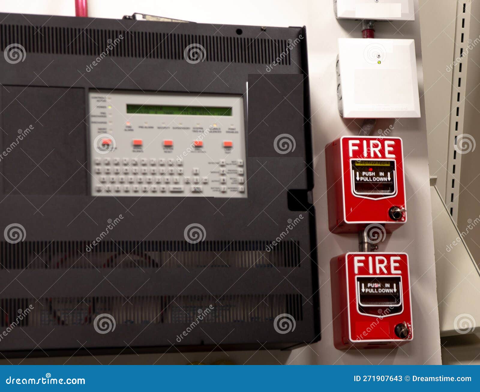 Security Guards are Learning How To Use Fire Alarm Panel and How To Do ...