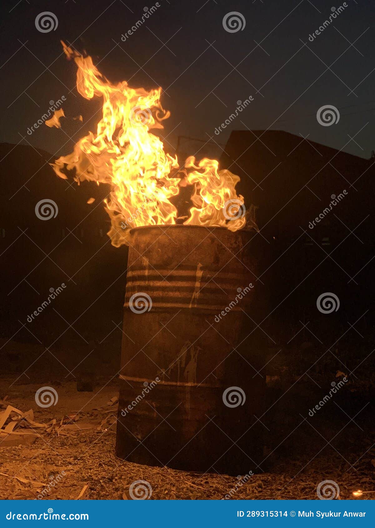 Fire in a barrel stock photo. Image of night, burned - 289315314