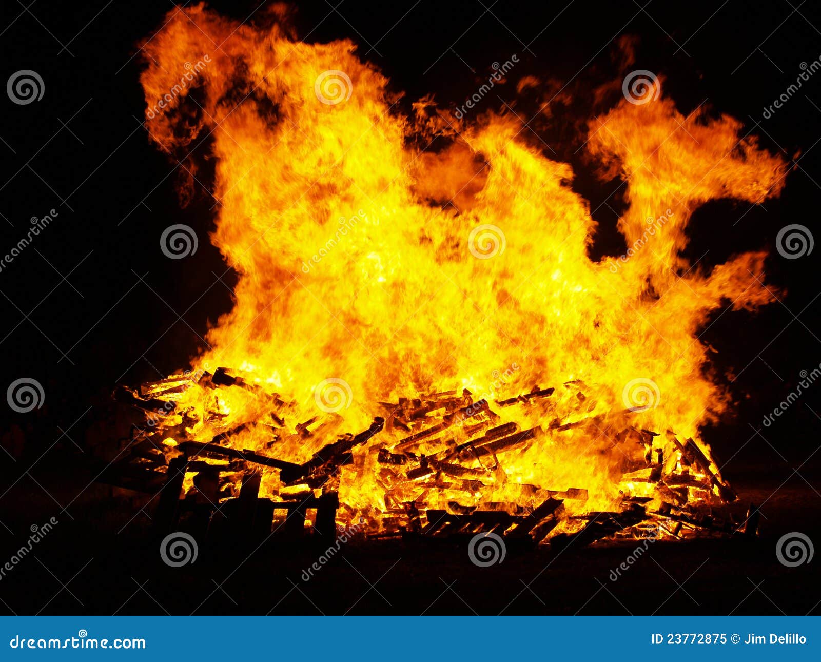 Fire blaze in bonfire stock image. Image of blaze, orange - 23772875