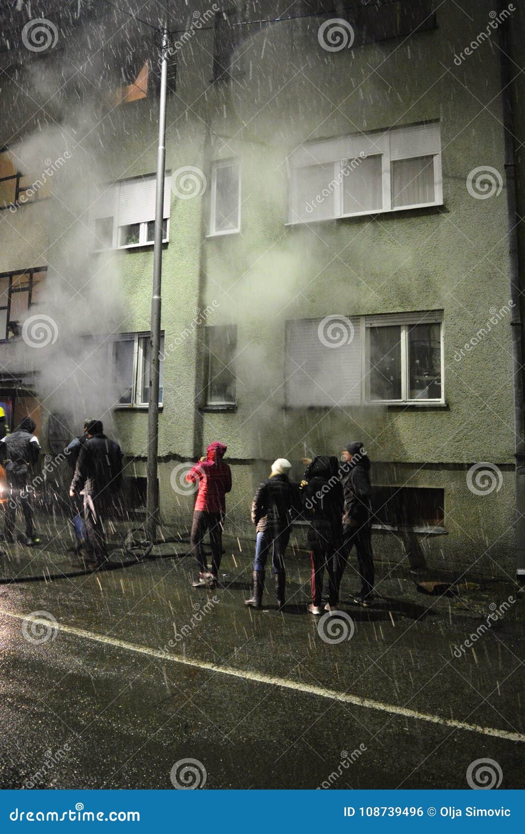 Fire in the building editorial photo. Image of lamp - 108739496