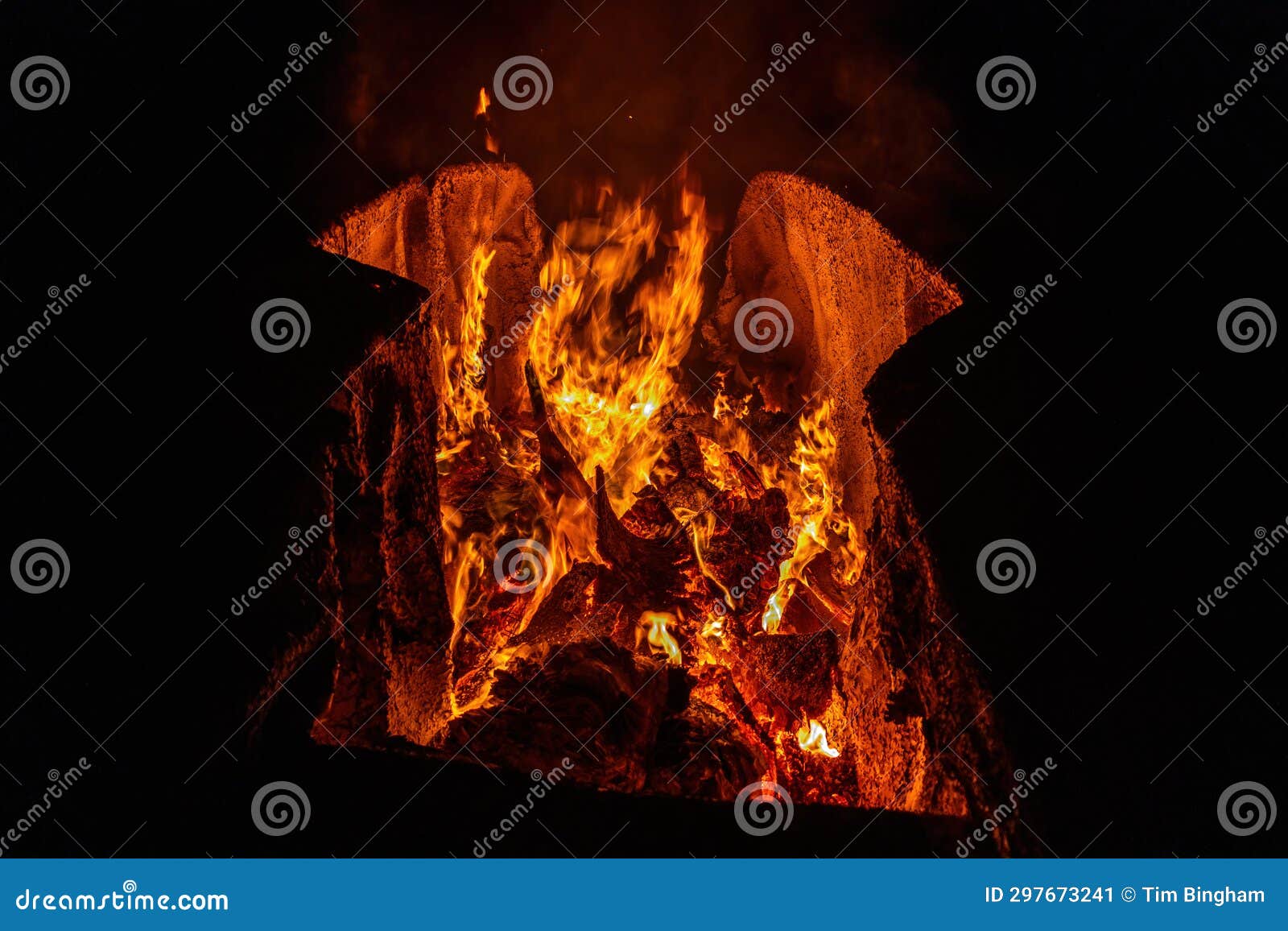 Fire Burning with Flames Rising Vertically Stock Image - Image of ...
