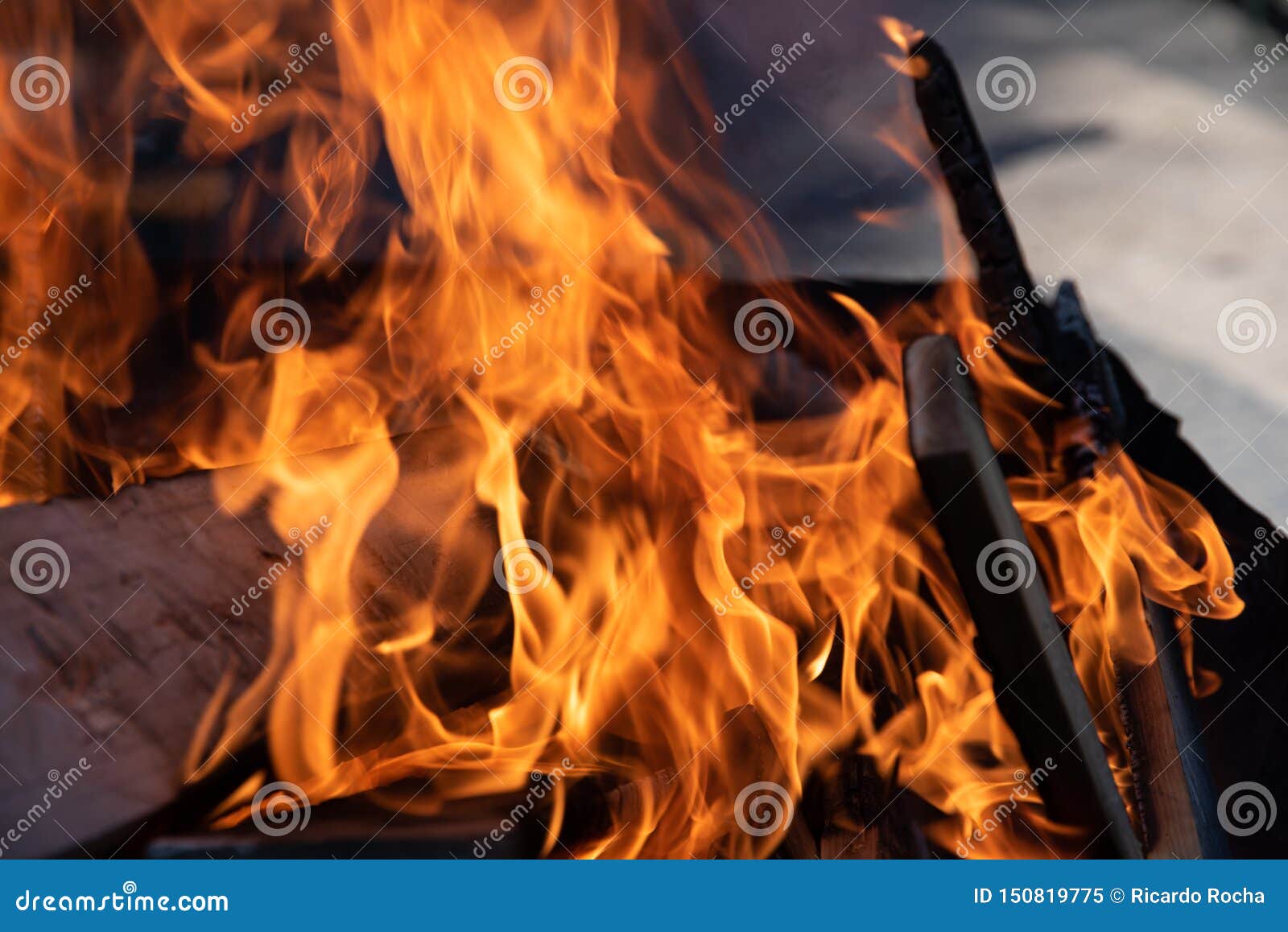 Fire burning in a grill stock image. Image of burn, element - 150819775
