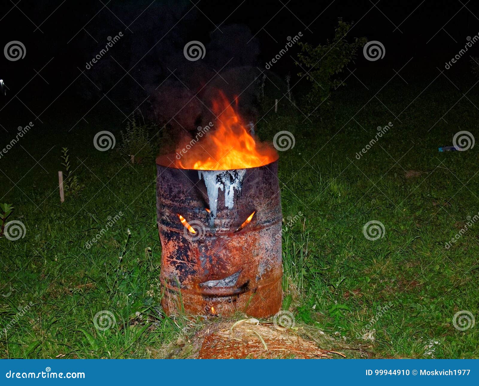 Fire Burns Night Barrel Stock Photos - Free & Royalty-Free Stock Photos ...