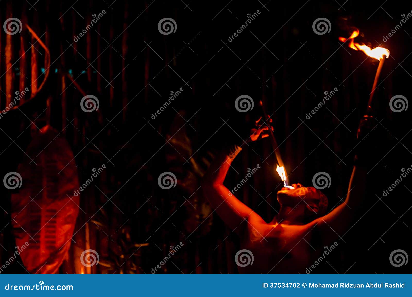 Fire Dancer editorial photography. Image of performer - 37534702