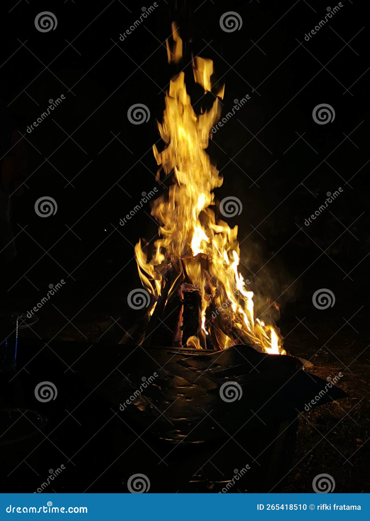 Fire in the Darkness when No More Light Stock Photo - Image of bonfire ...