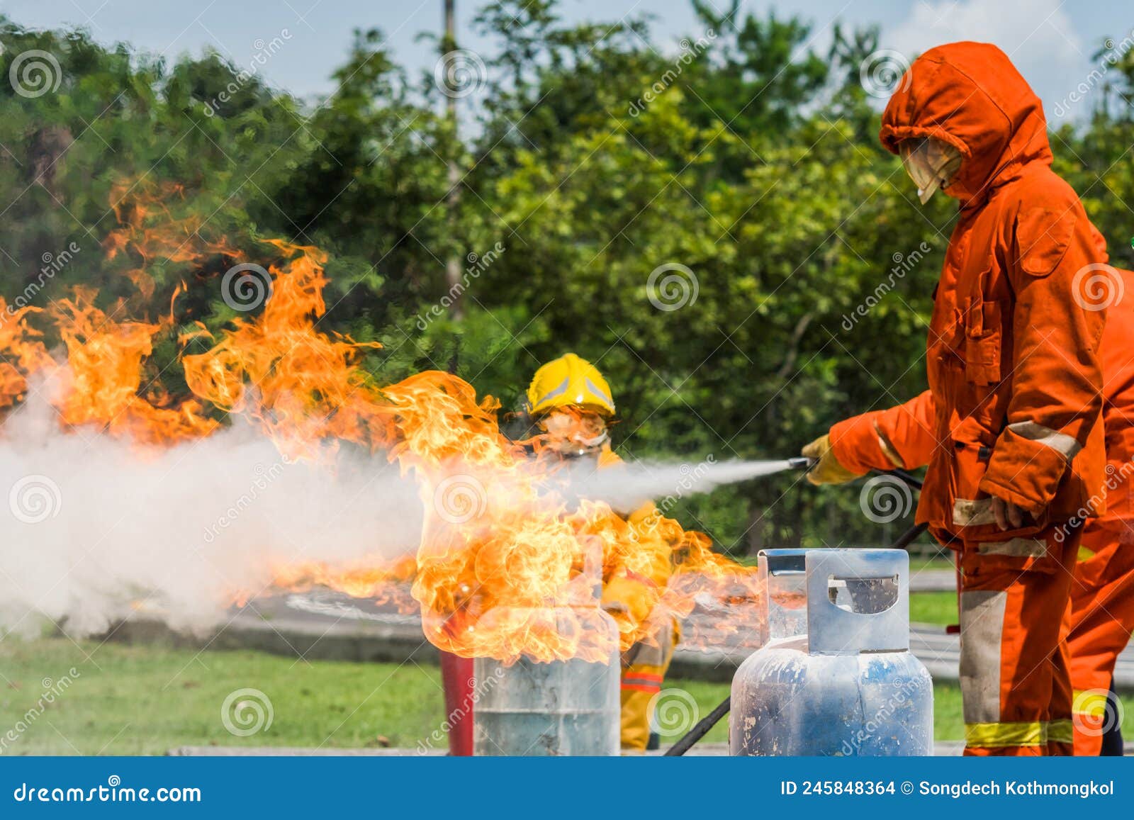 Fire demonstration stock photo. Image of gilets, protesters - 245848364