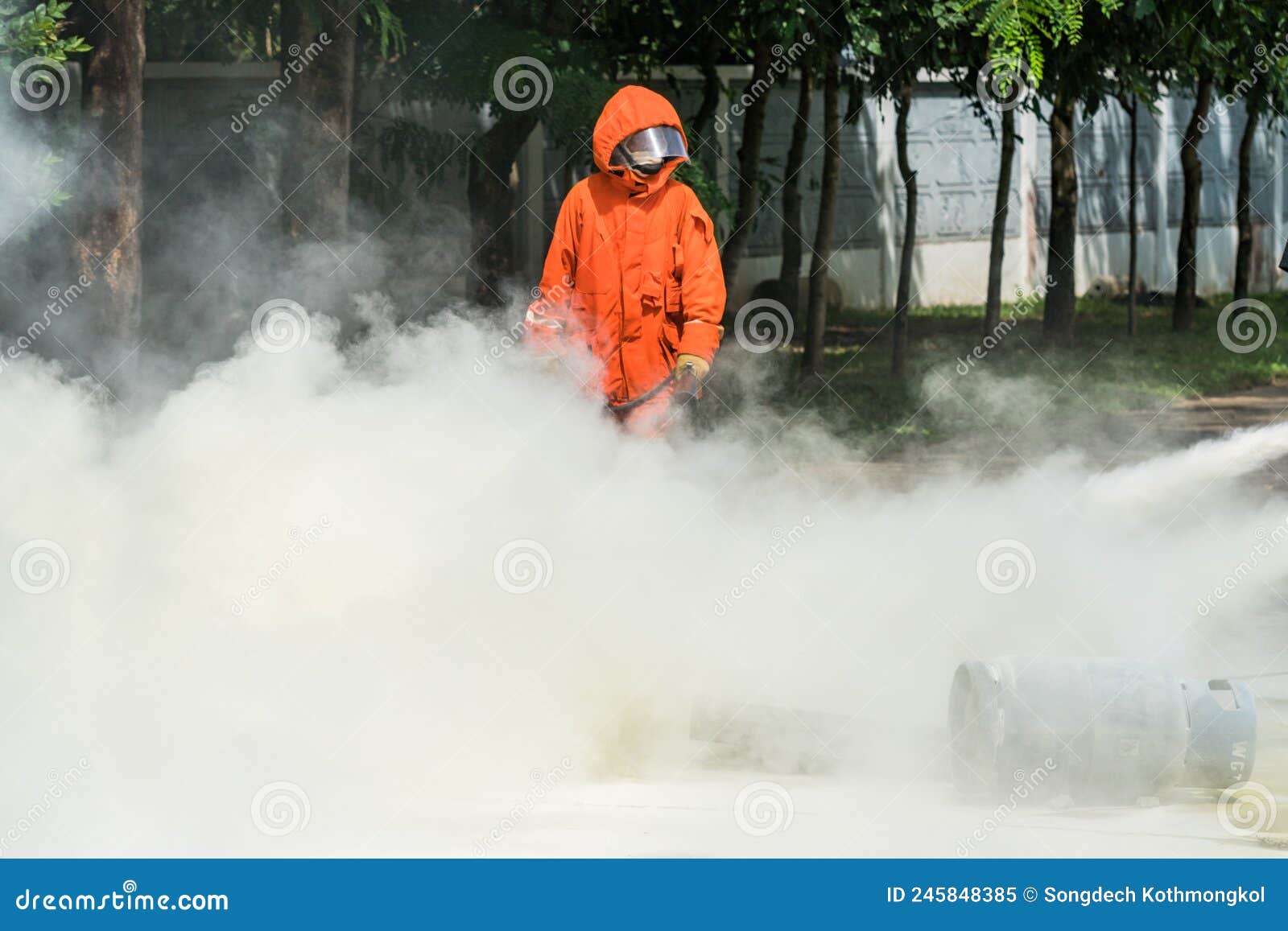 Fire demonstration stock image. Image of training, jaunes - 245848385