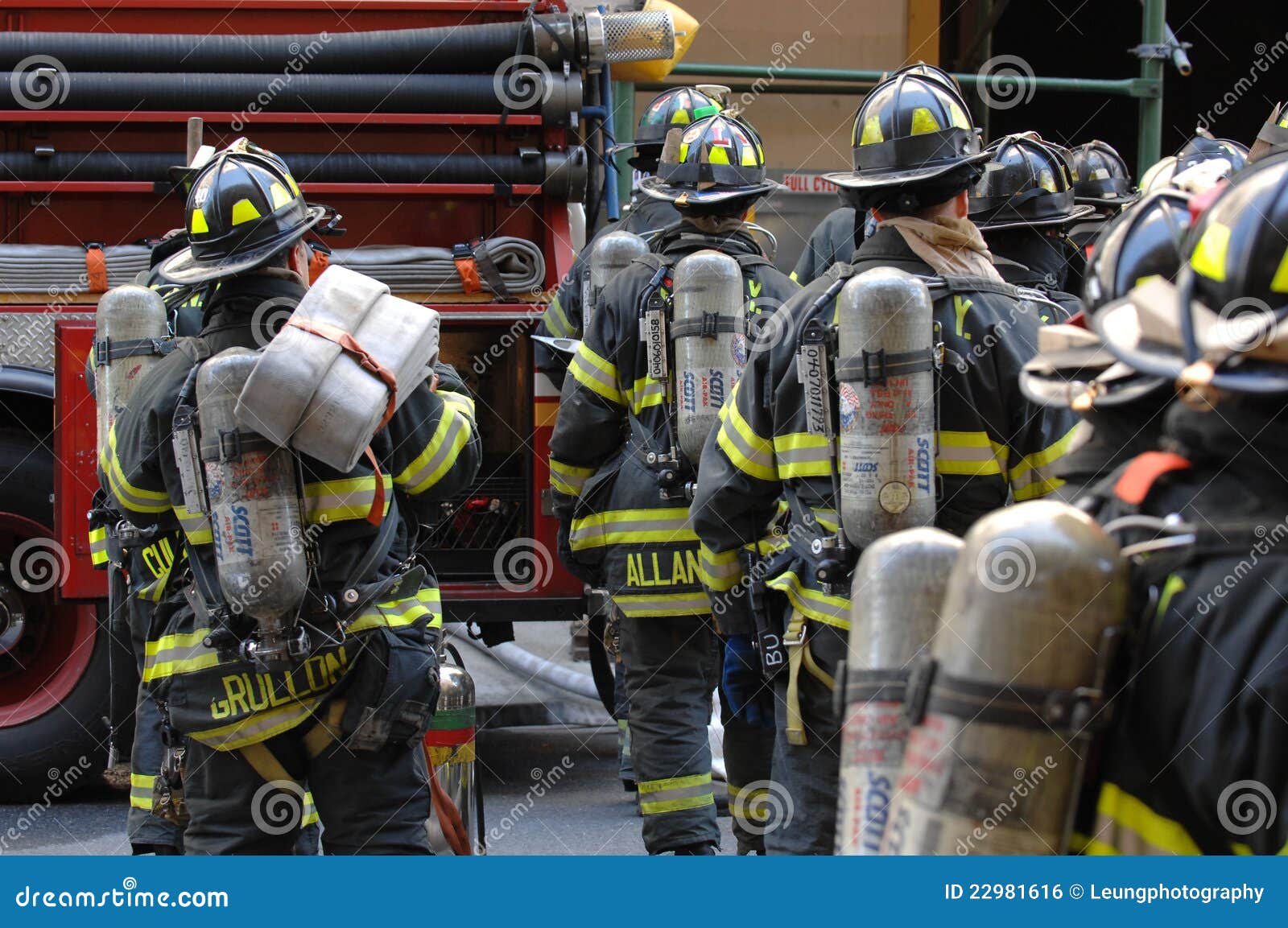 Fire Department NYC in Action Editorial Photo - Image of uniform ...