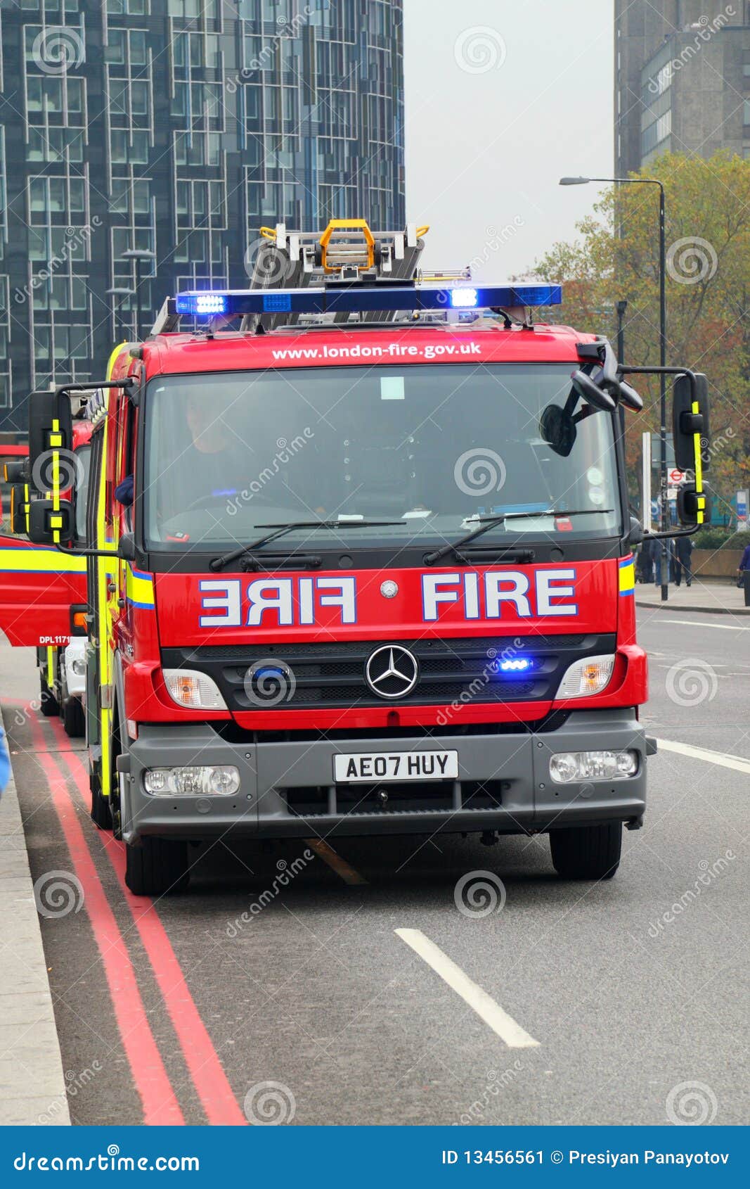 Fire engine editorial photo. Image of warning, truck - 13456561