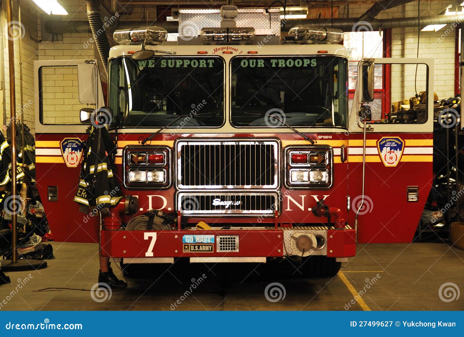 Fire Engine editorial photography. Image of extinguish - 27499627