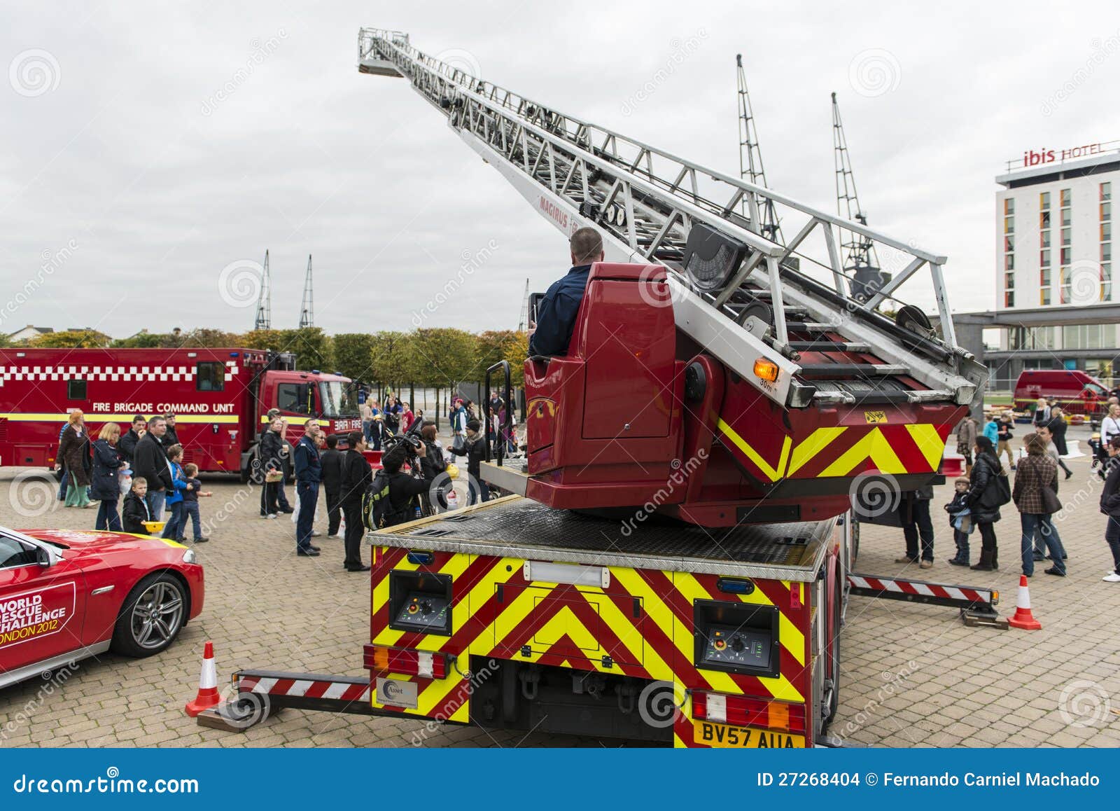 Fire engine crane editorial stock image. Image of lorry - 27268404