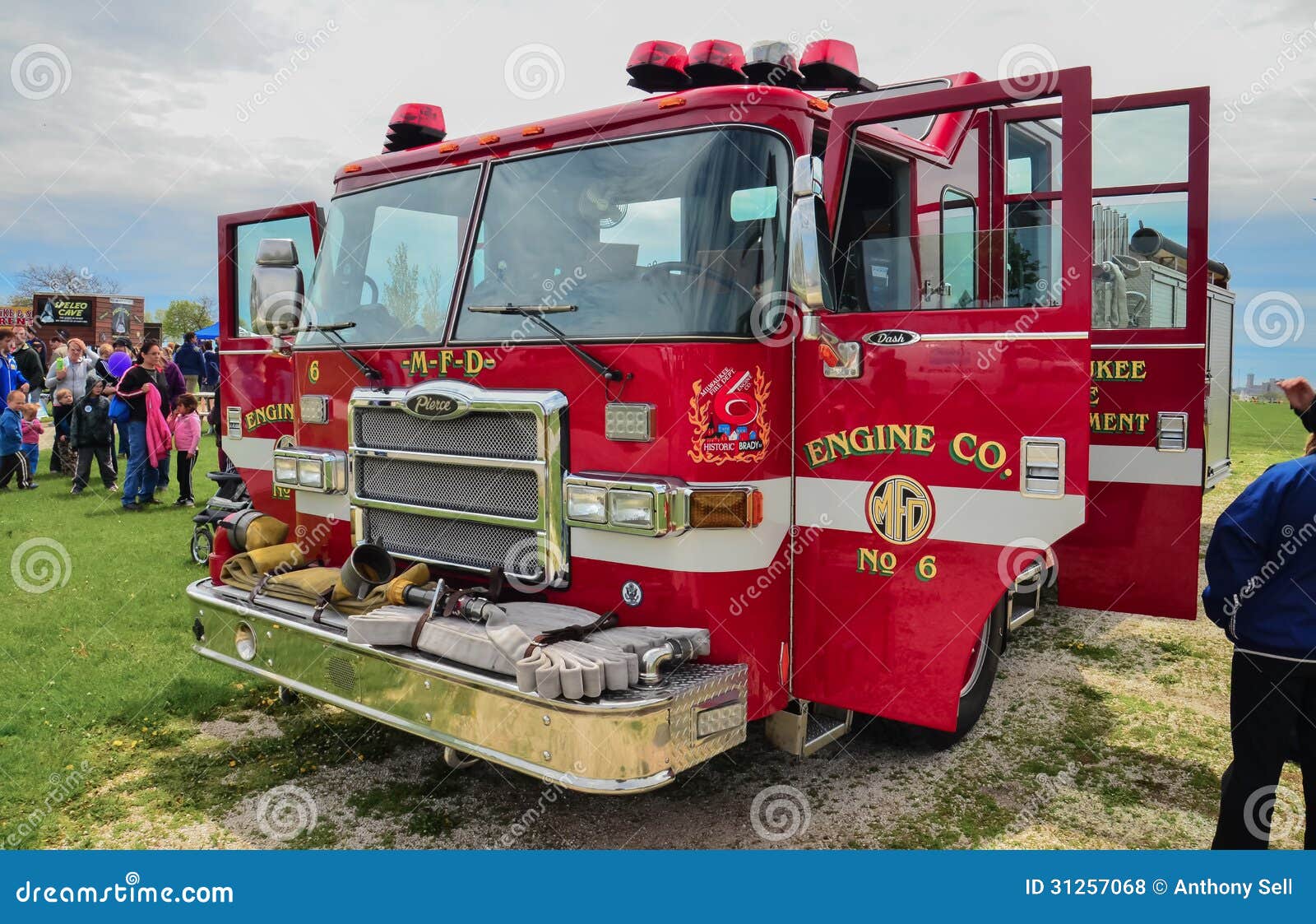 Fire Engine editorial stock photo. Image of family, tell - 31257068