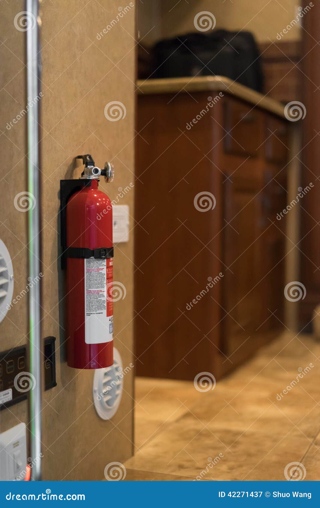 Fire extinguisher stock image. Image of discharge, doorway - 42271437
