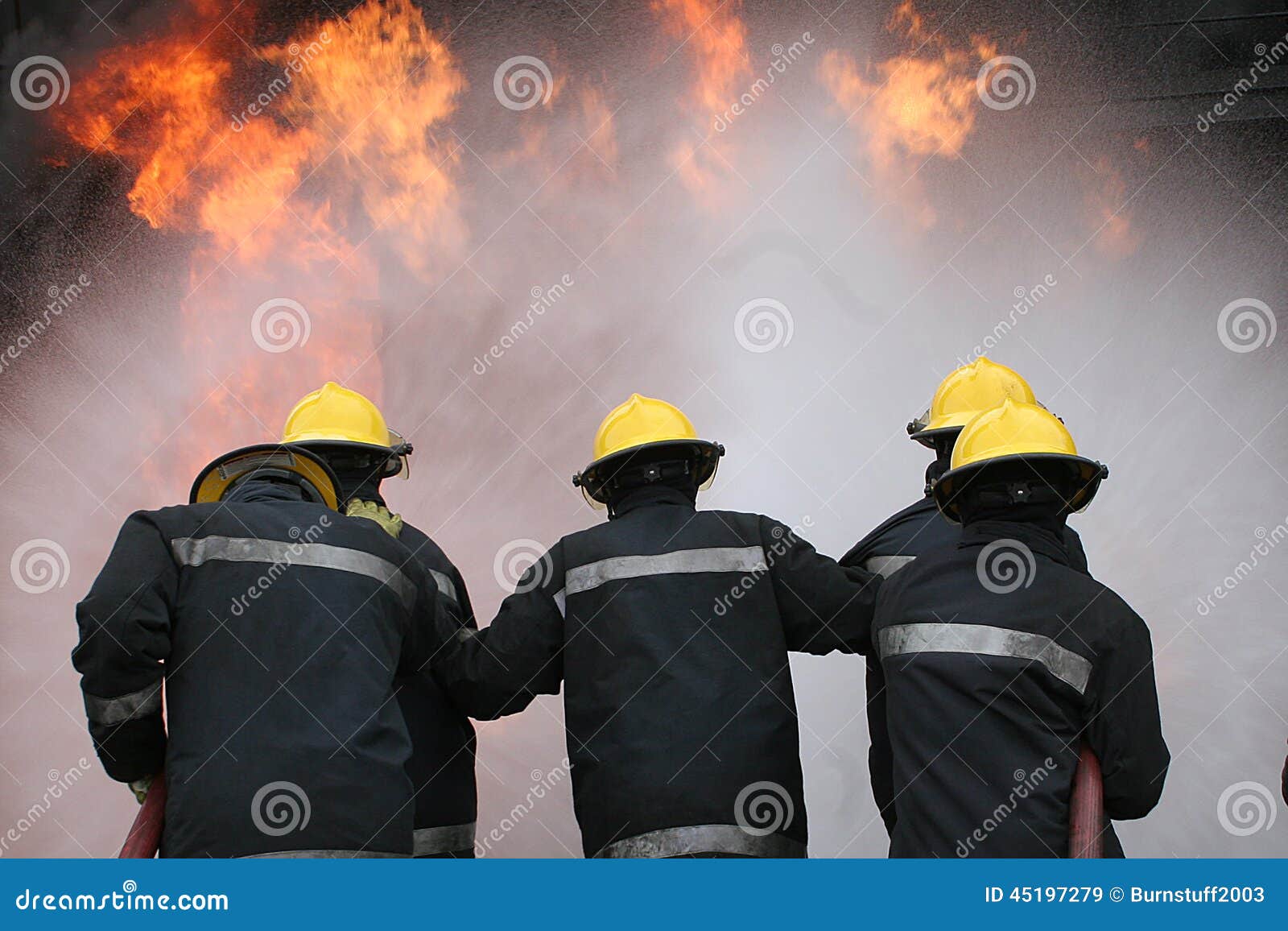 Fire fighter at fire editorial stock image. Image of blaze - 45197279