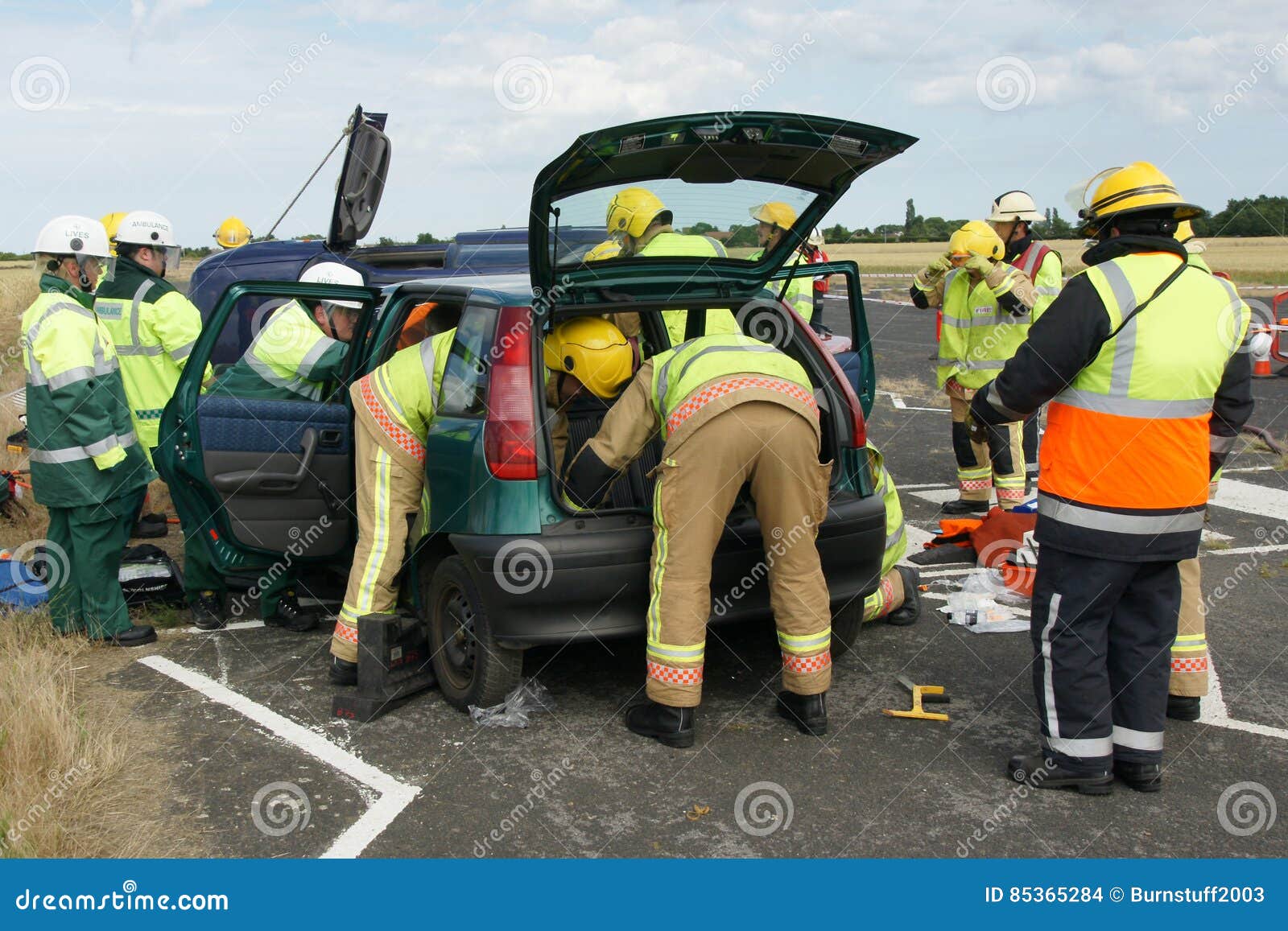 Fire fighters editorial stock image. Image of help, community - 85365284