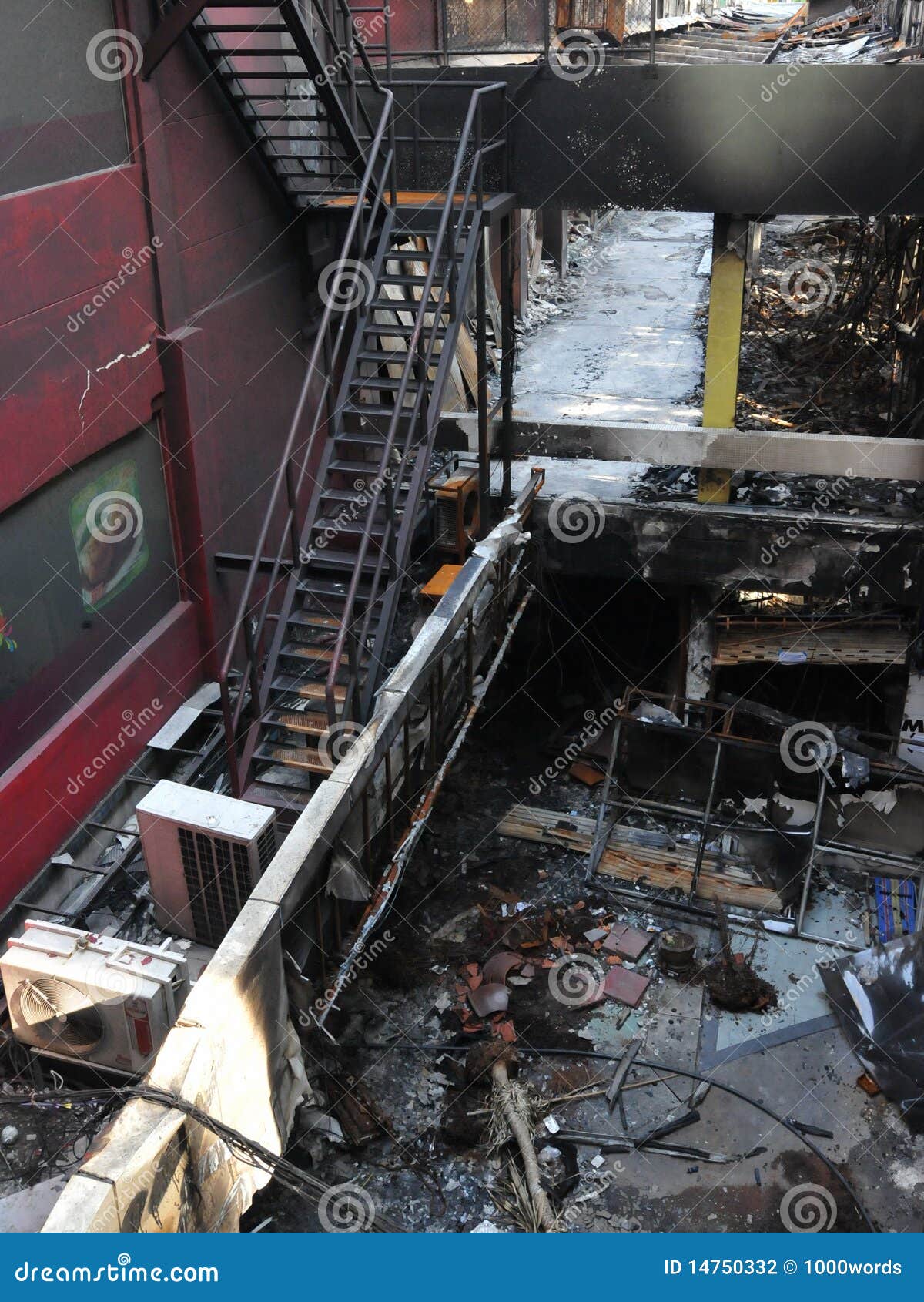 Bangkok: Escape Bangkok, A Rooftop Bar At The Emquartier Shopping Mall ...