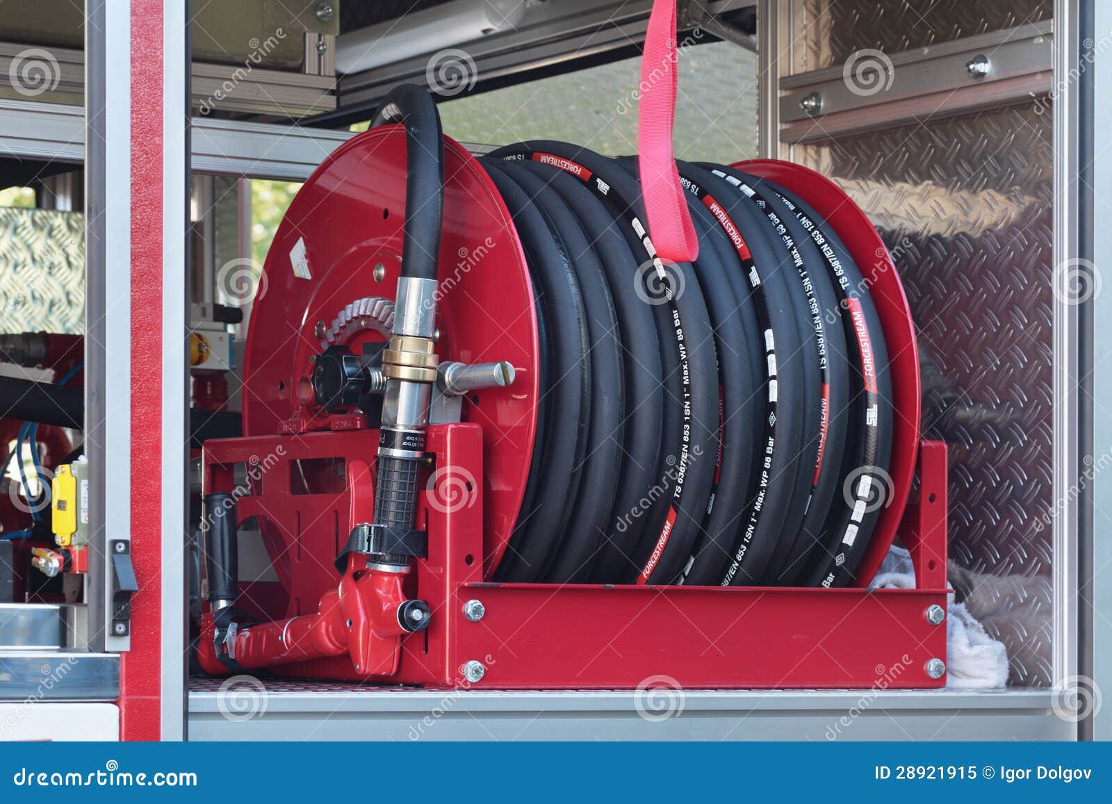 Fire hose high-pressure editorial image. Image of firefighting - 28921915