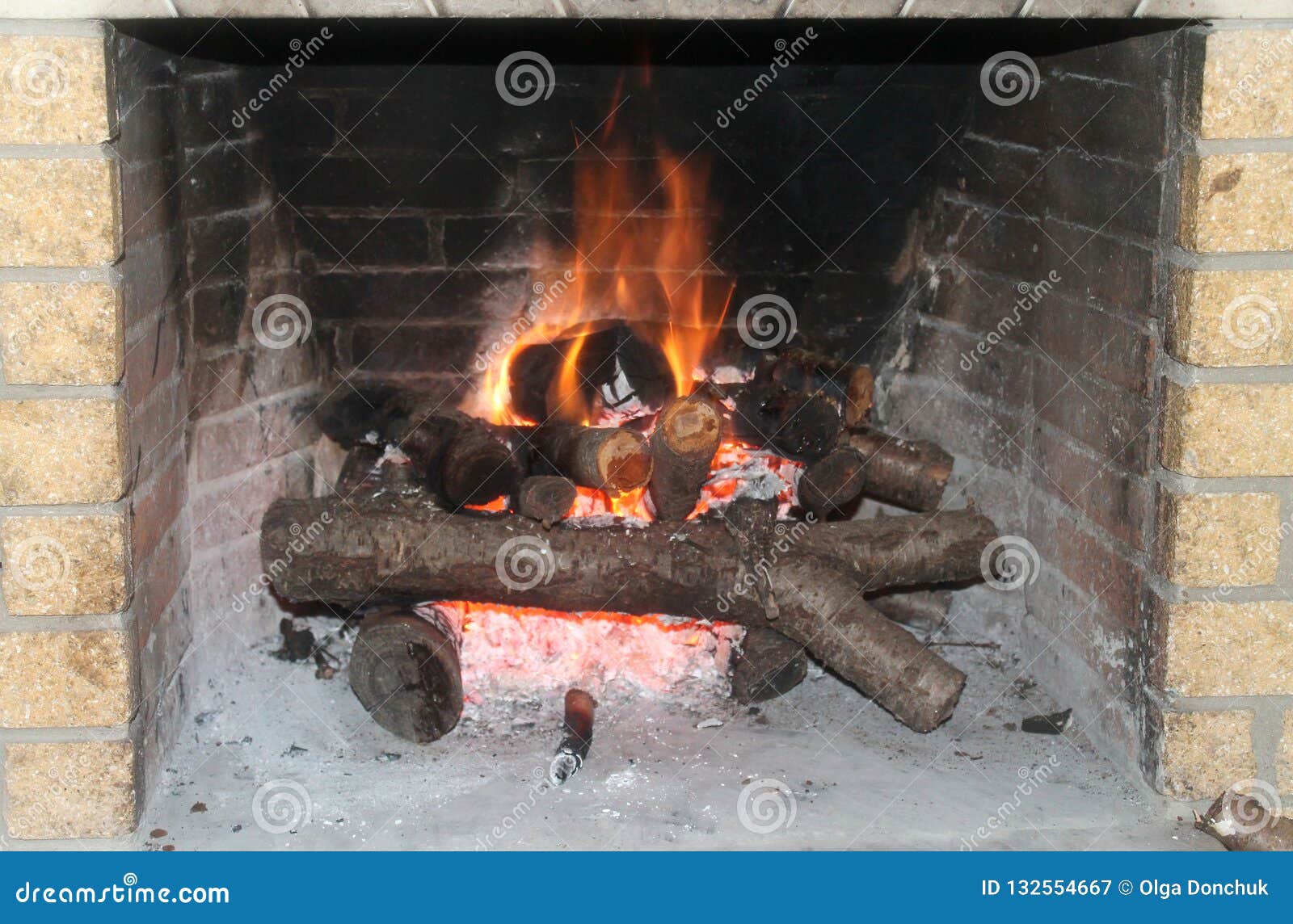 Wood Burning Brick Fireplace Stock Image - Image of home, fire: 132554667