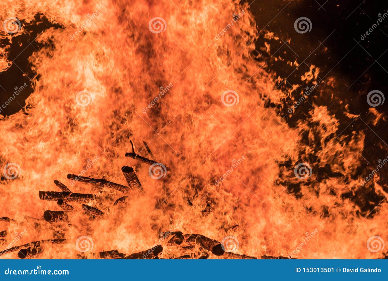 Fire at night wood bonfire stock image. Image of abstract - 153013501