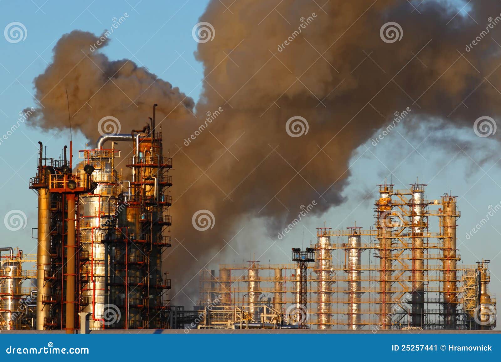 Fire at oil refining plant stock image. Image of color - 25257441