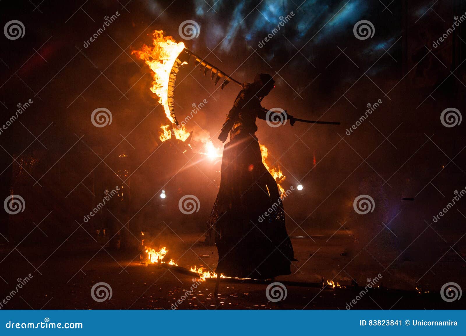 Fire and people editorial photo. Image of fireshow, mysticism - 83823841