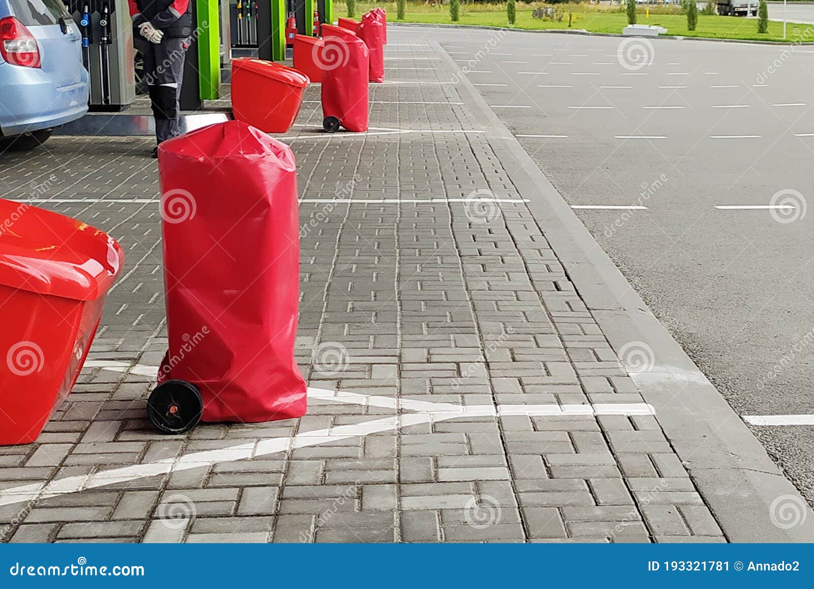 Fire Protection at the Gas Station - Sand Boxes and Mobile Fire ...