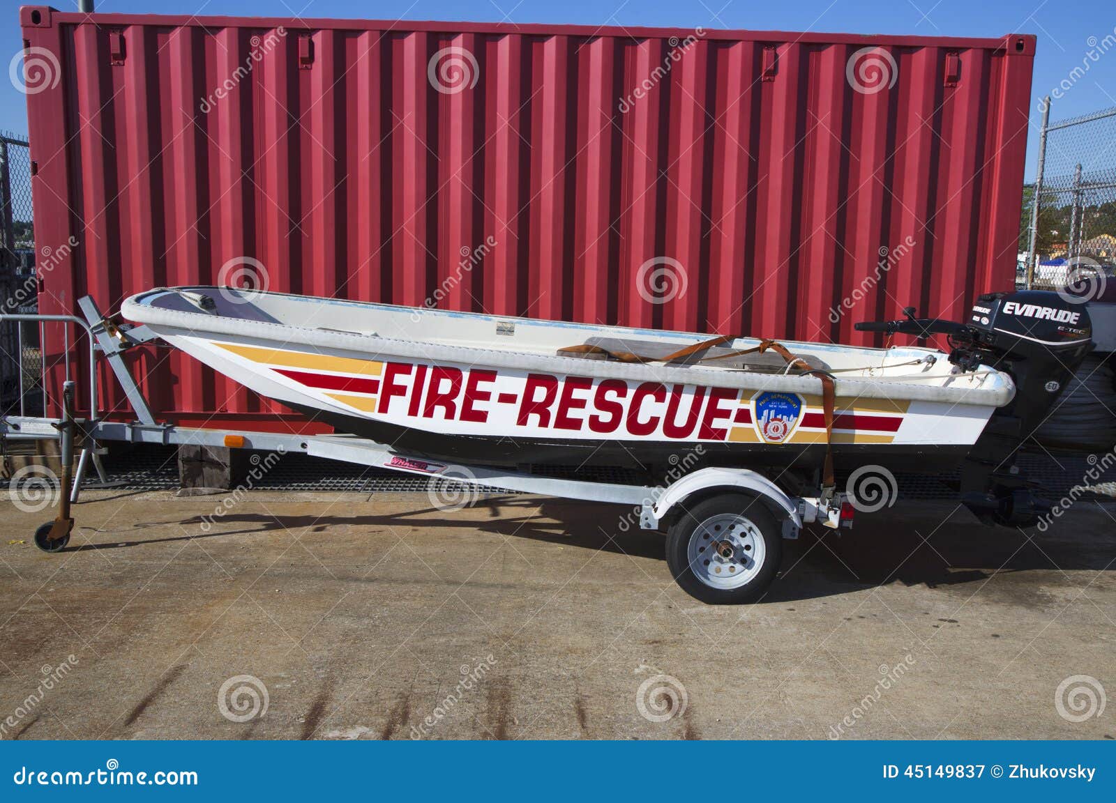 Fire Rescue Boat in New York Editorial Photography - Image of fdny ...