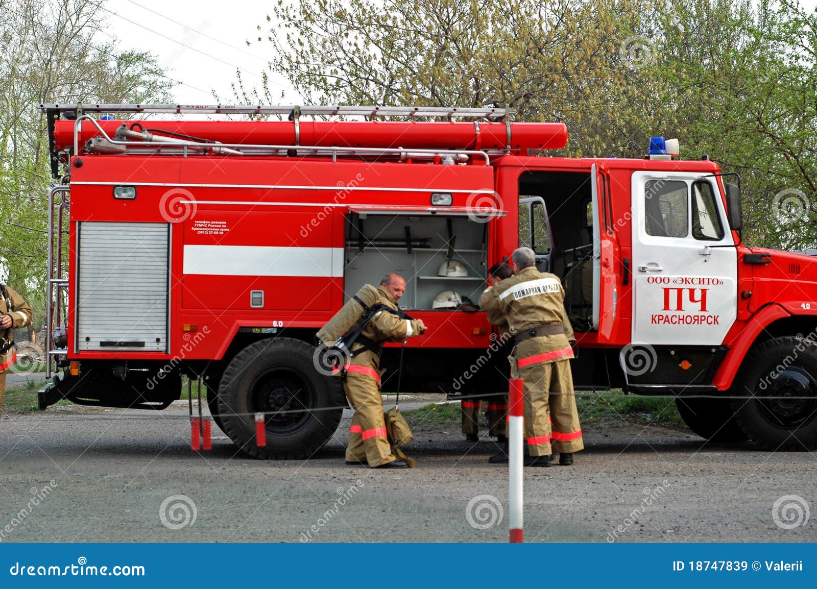 Fire rescue team editorial stock image. Image of people - 18747839