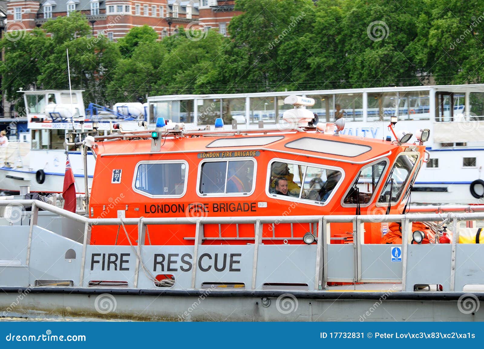 Fireboat on the Thames editorial photo. Image of fireboat - 17732831