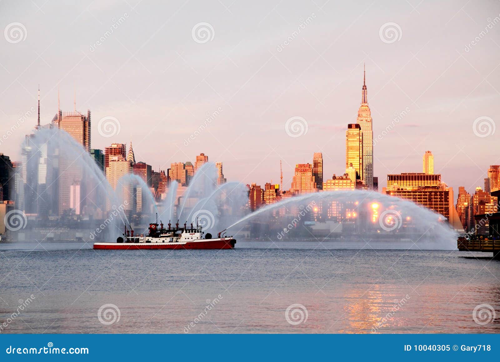 Fireboat waterjet show editorial image. Image of empire - 10040305
