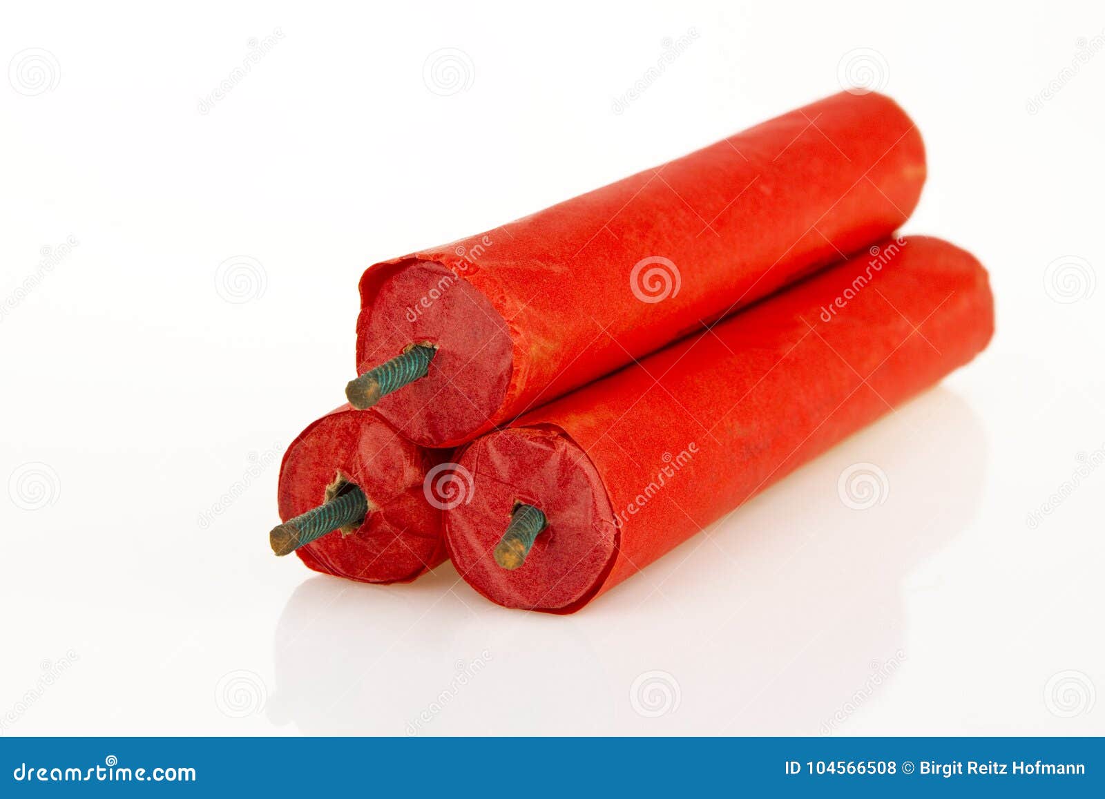 Firecracker stock foto. Afbeelding bestaande uit rood - 104566508