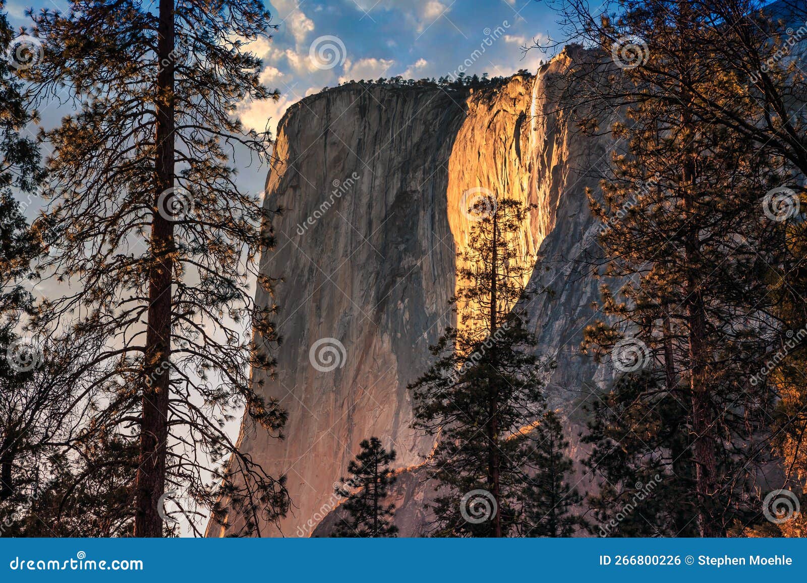 The Firefall on El Capitan, Yosemite National Park, California Stock ...