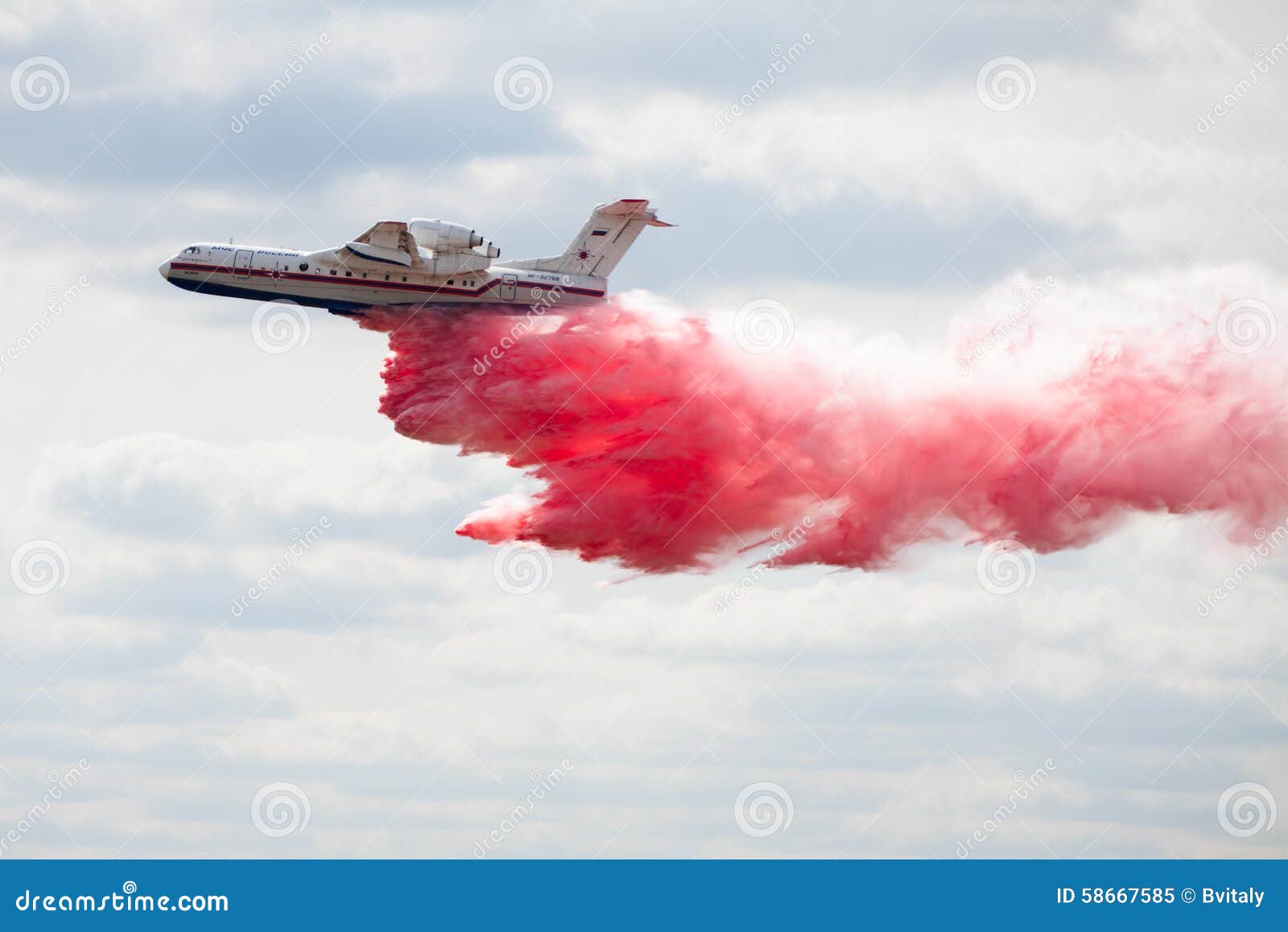 Firefighter Aircraft BE-200 Throws Water Editorial Image - Image of ...