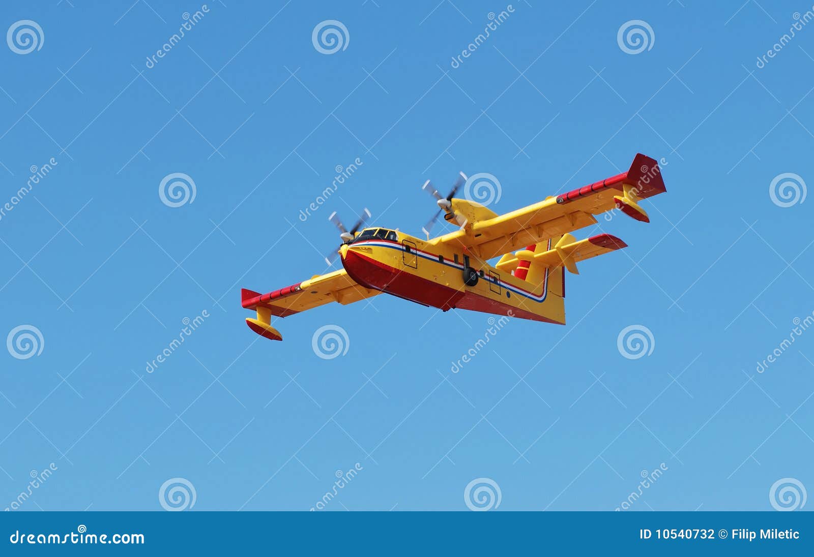 Firefighter plane stock photo. Image of fighting, water - 10540732