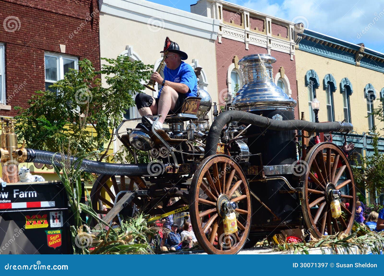 Old fashioned fire engine editorial photography. Image of caucasian ...