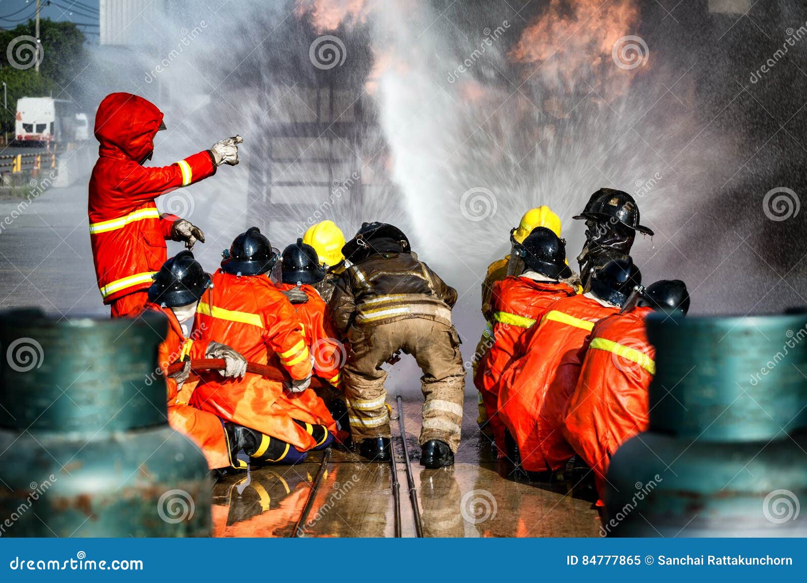 Firefighter Training, the Employees Annual Training Fire Fighting ...