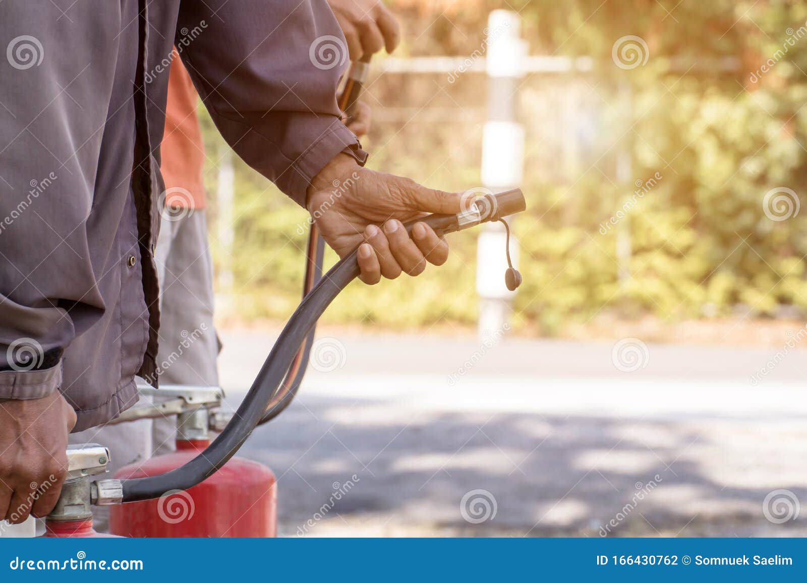 Firefighter Training,Instructor Training How To Use a Fire Extinguisher ...