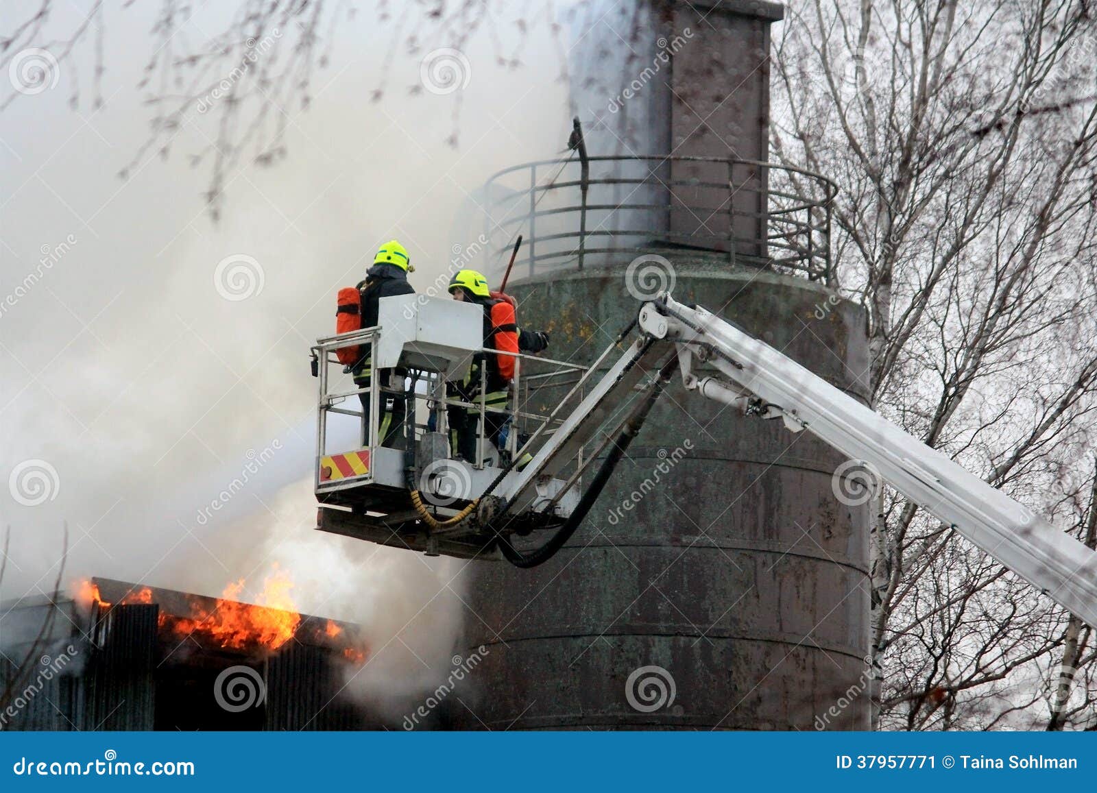 Firefighters Extinguishing Fire on Hydraulic Crane Platform Editorial ...