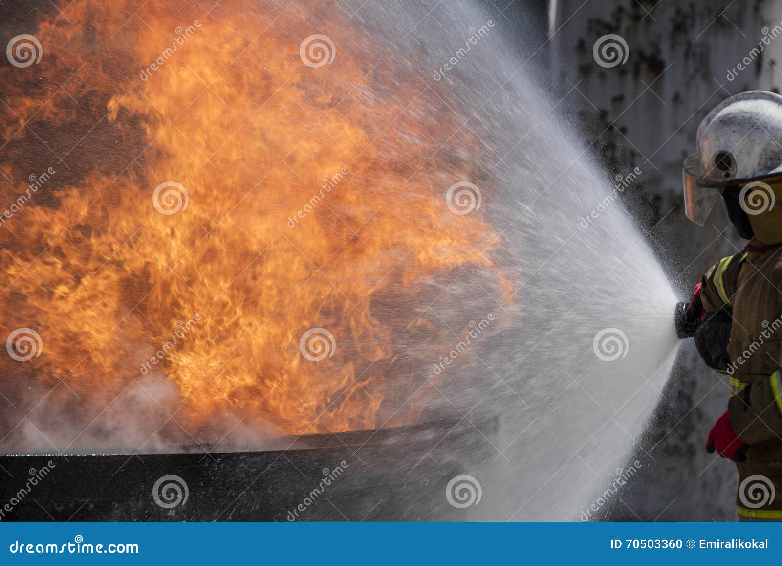 Firefighters Extinguishing House Fire. Editorial Image - Image of fuel ...