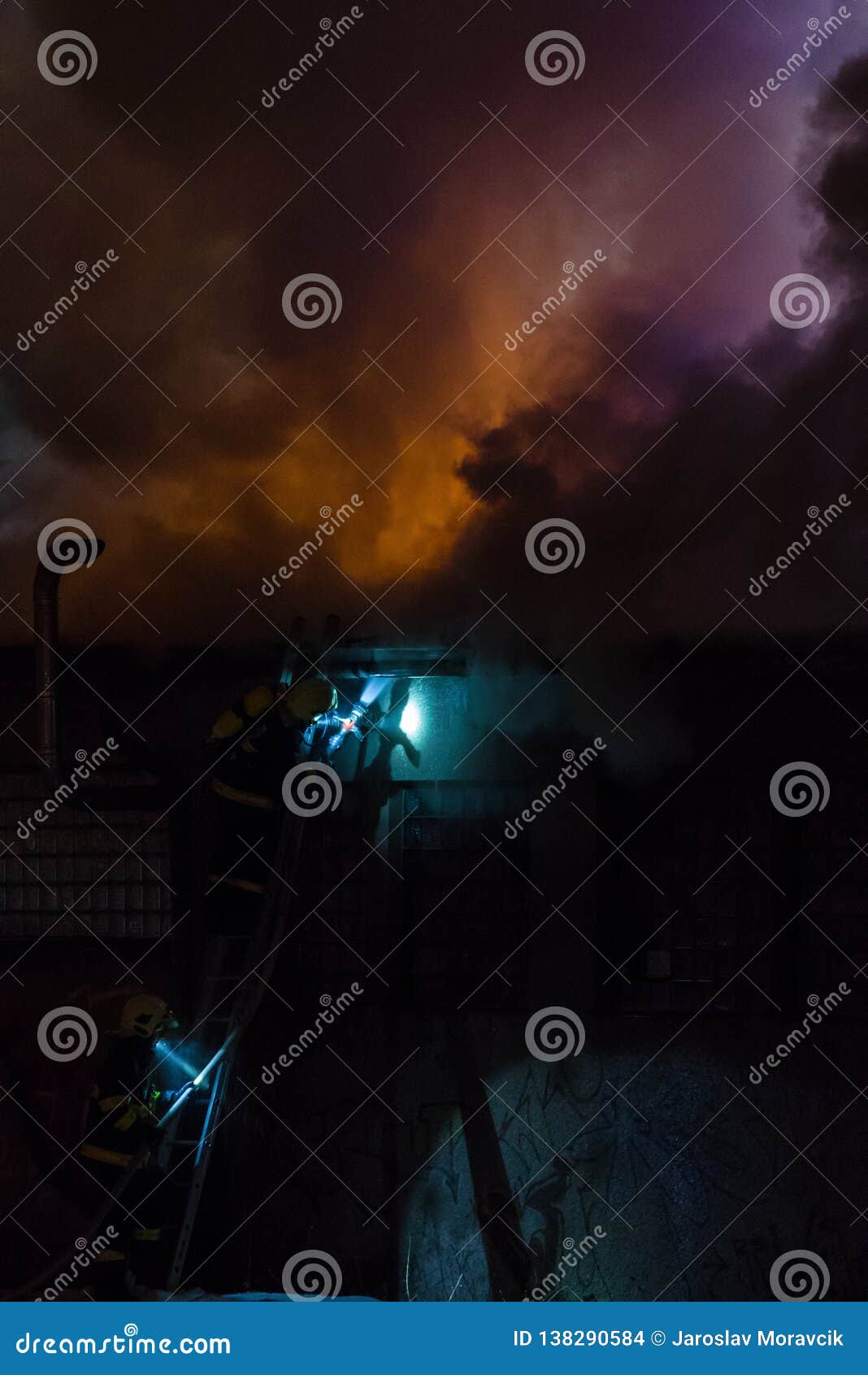Fireman in action editorial stock image. Image of night - 138290584