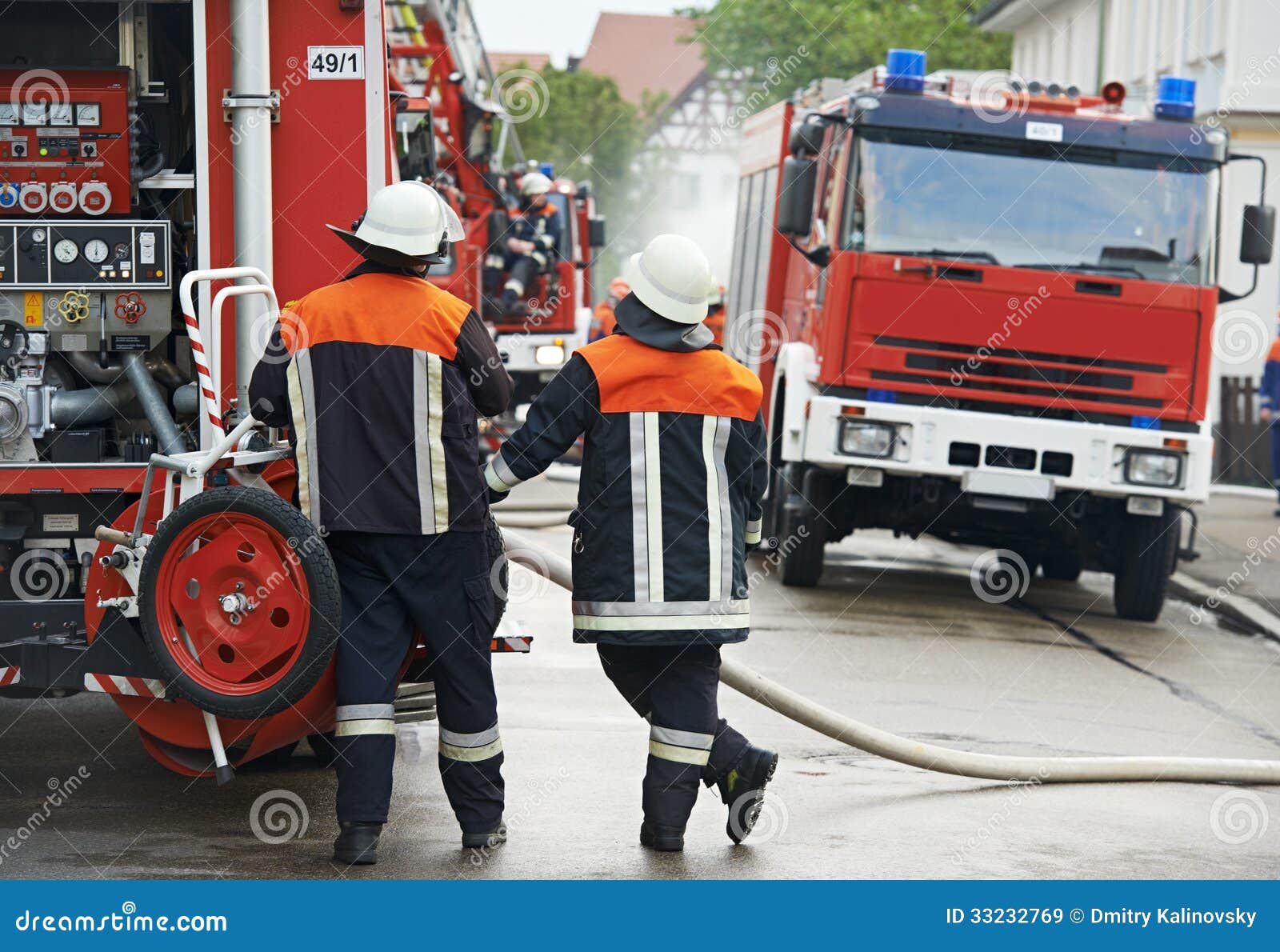 Fireman on duty stock image. Image of caucasian, forcing - 33232769