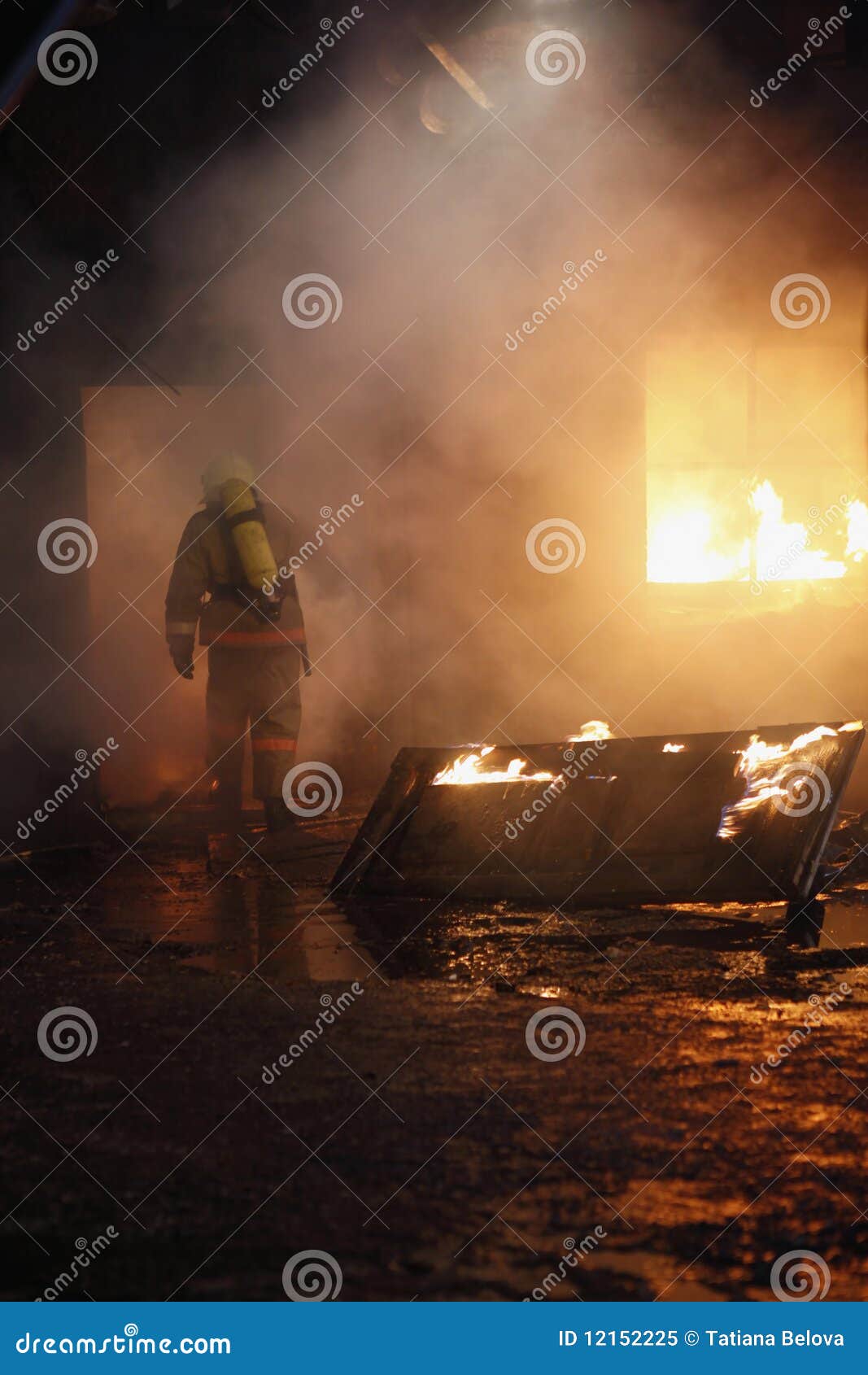 Fireman going to fire stock image. Image of protection - 12152225