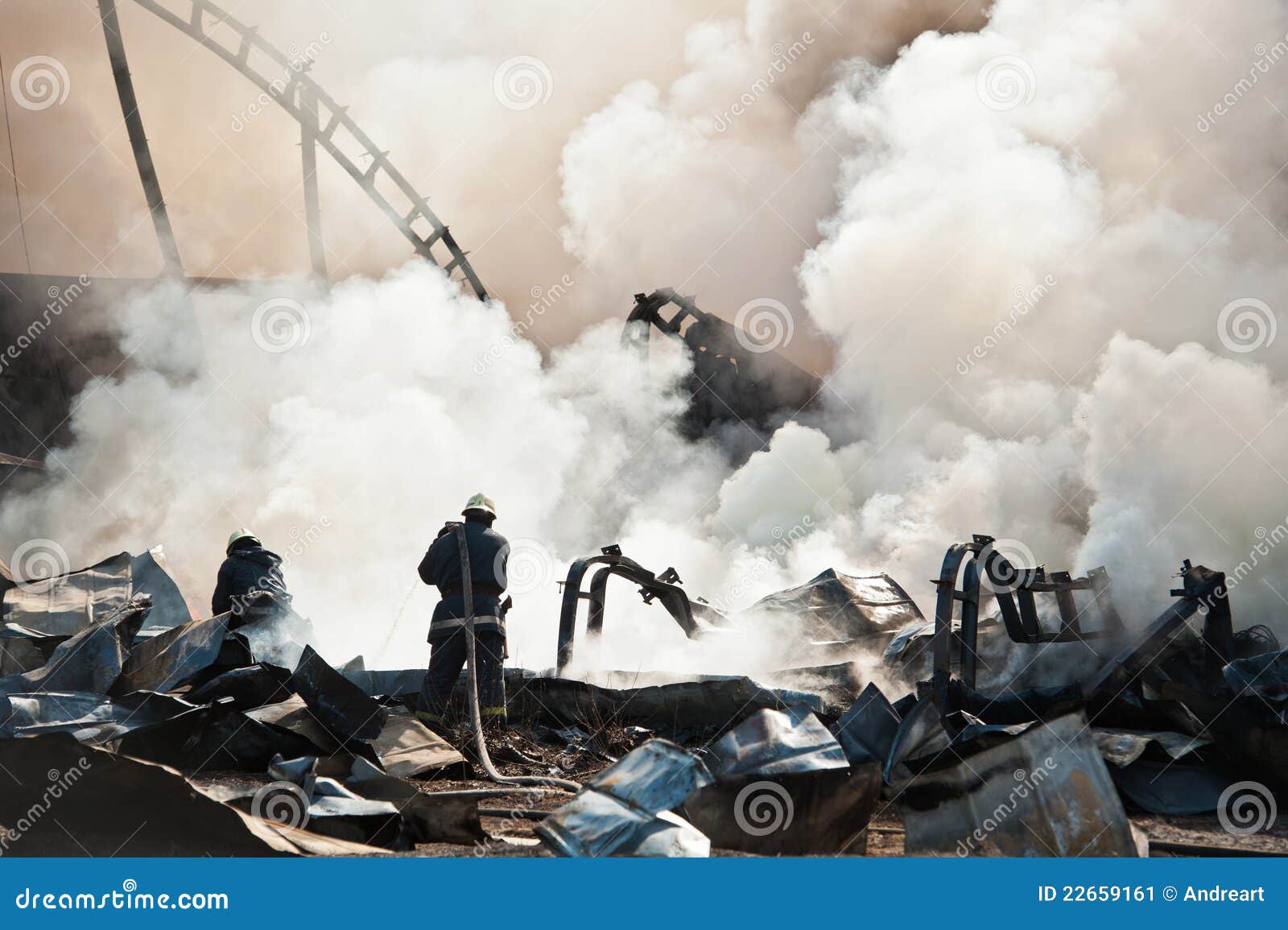 Firemen extinguishing fire stock image. Image of responders - 22659161