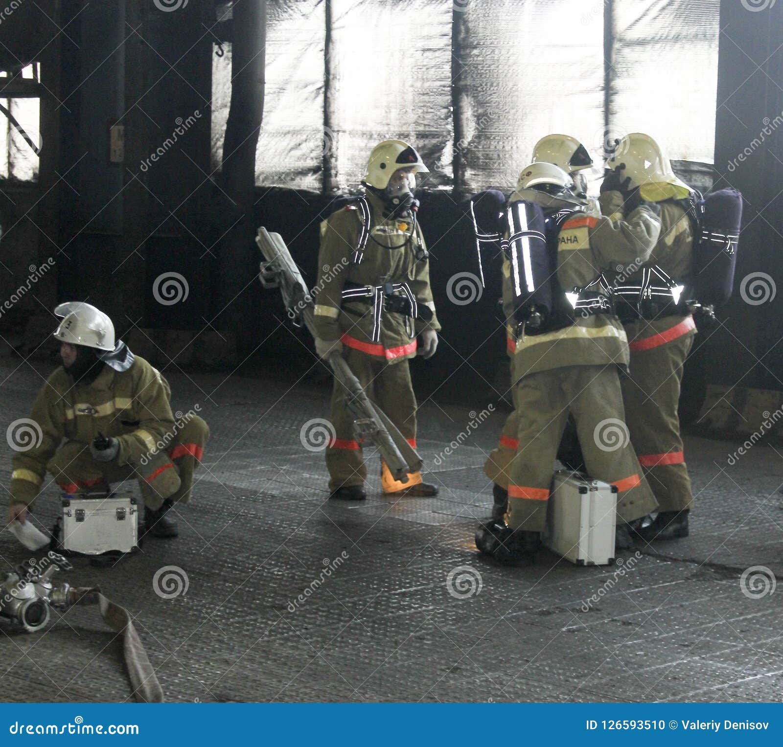 Firemen at work editorial image. Image of suppression - 126593510