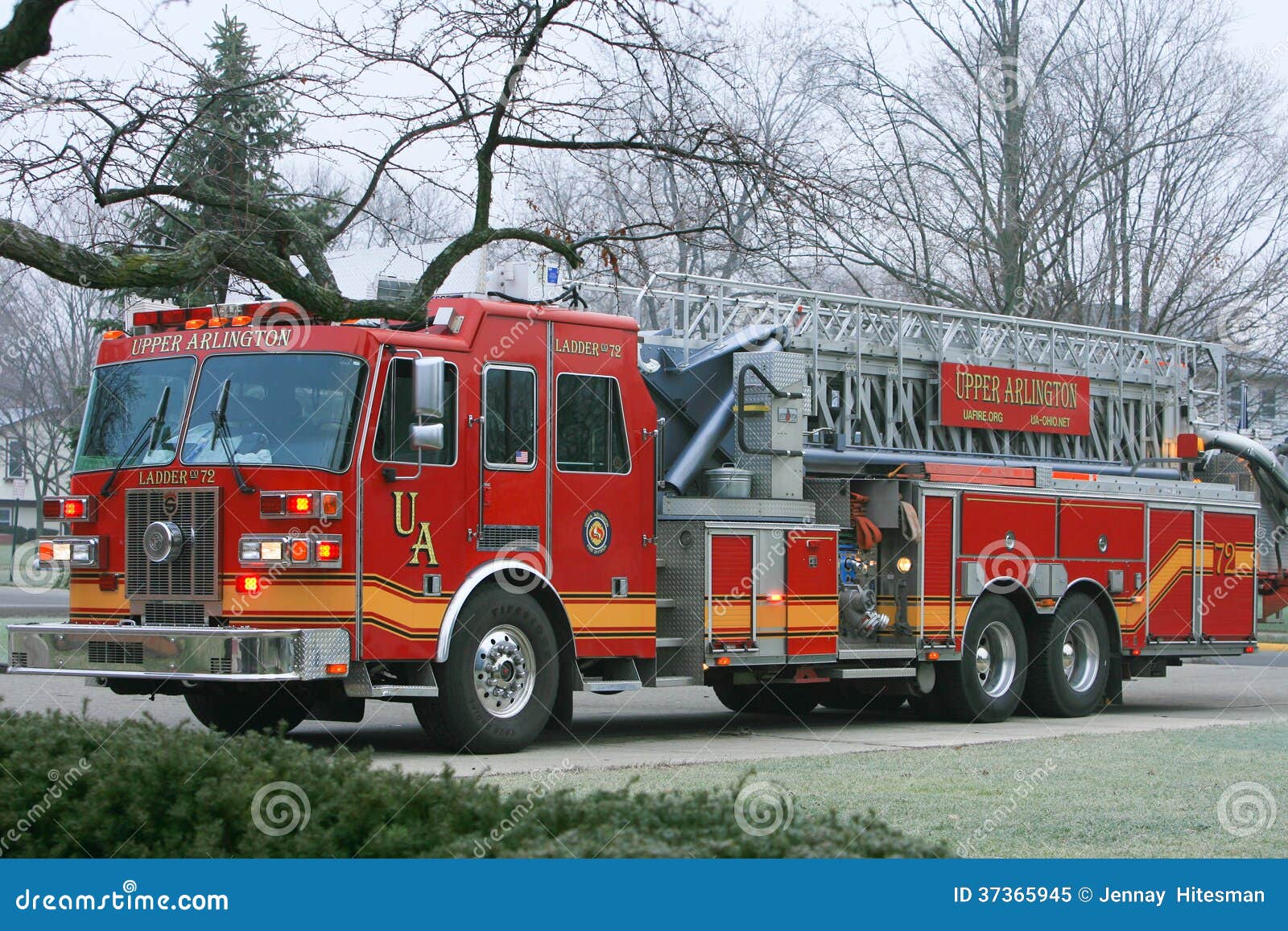 Fire truck editorial image. Image of siren, rescue, people - 37365945