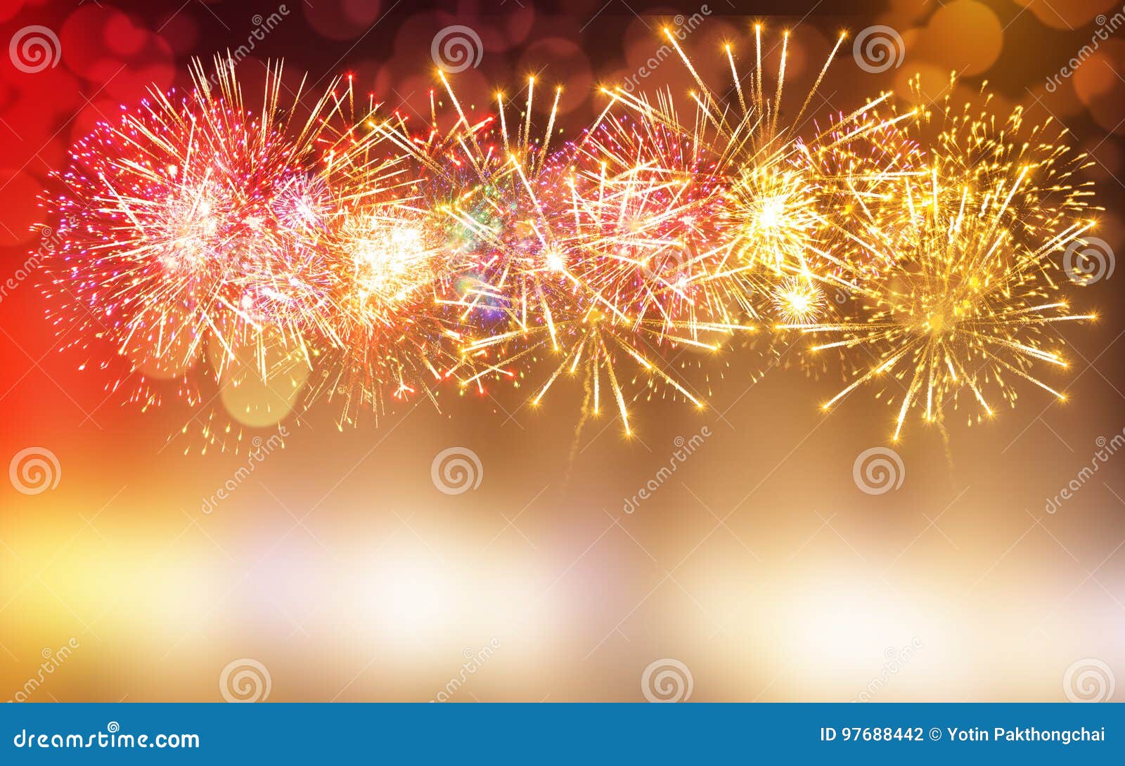 Firework foto de archivo. Imagen de noche, festival, incendio - 97688442