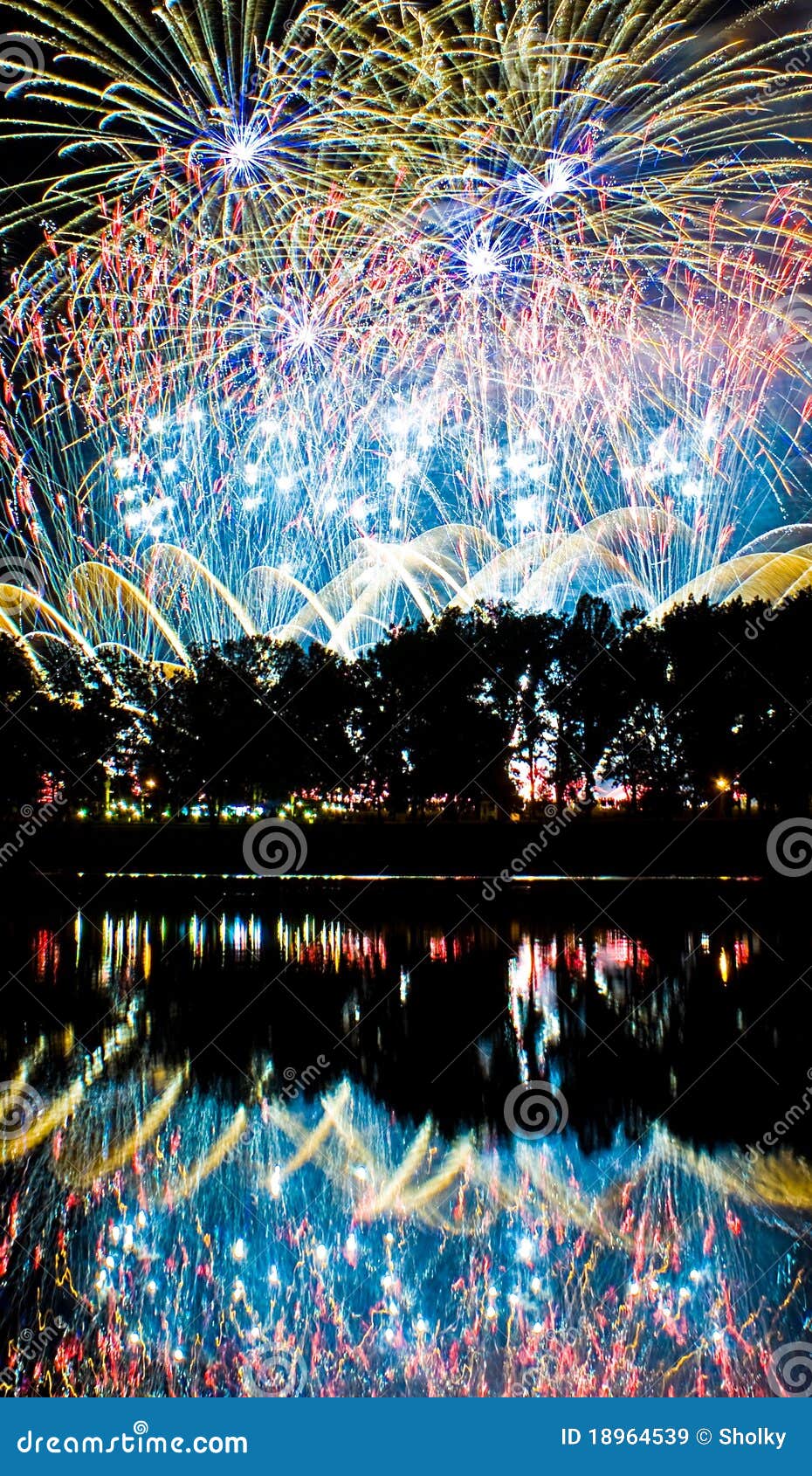 Firework reflections stock image. Image of simetry, water - 18964539