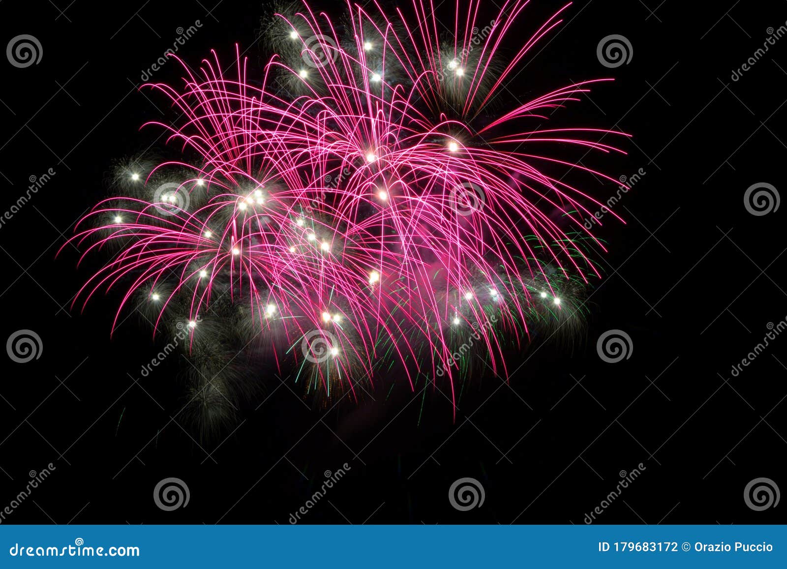 Fireworks in the Dark Night Sky Stock Photo - Image of indepen, holiday ...