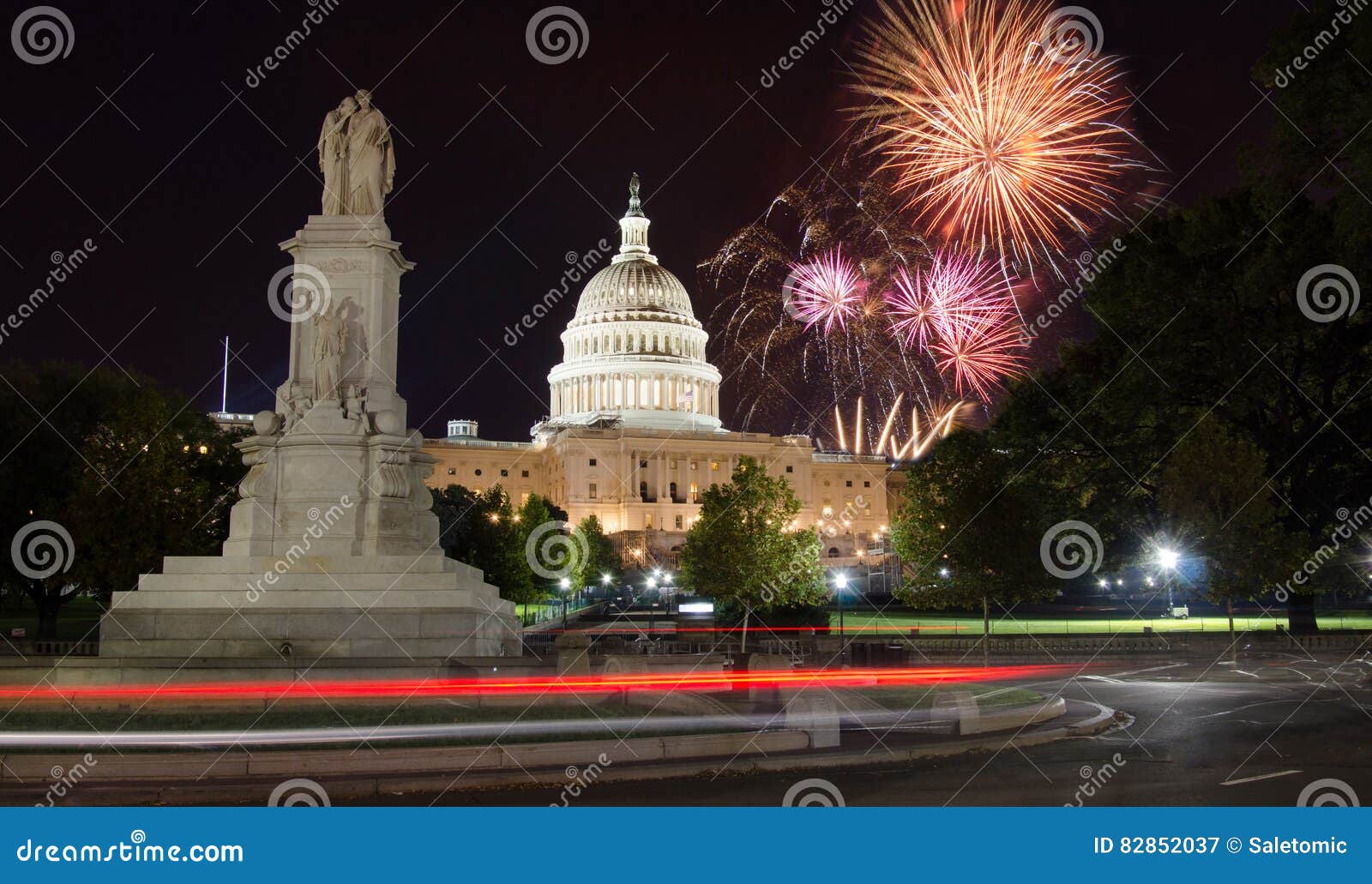 Fireworks Over Capitol Hill and the Peace Monument Stock Image - Image ...
